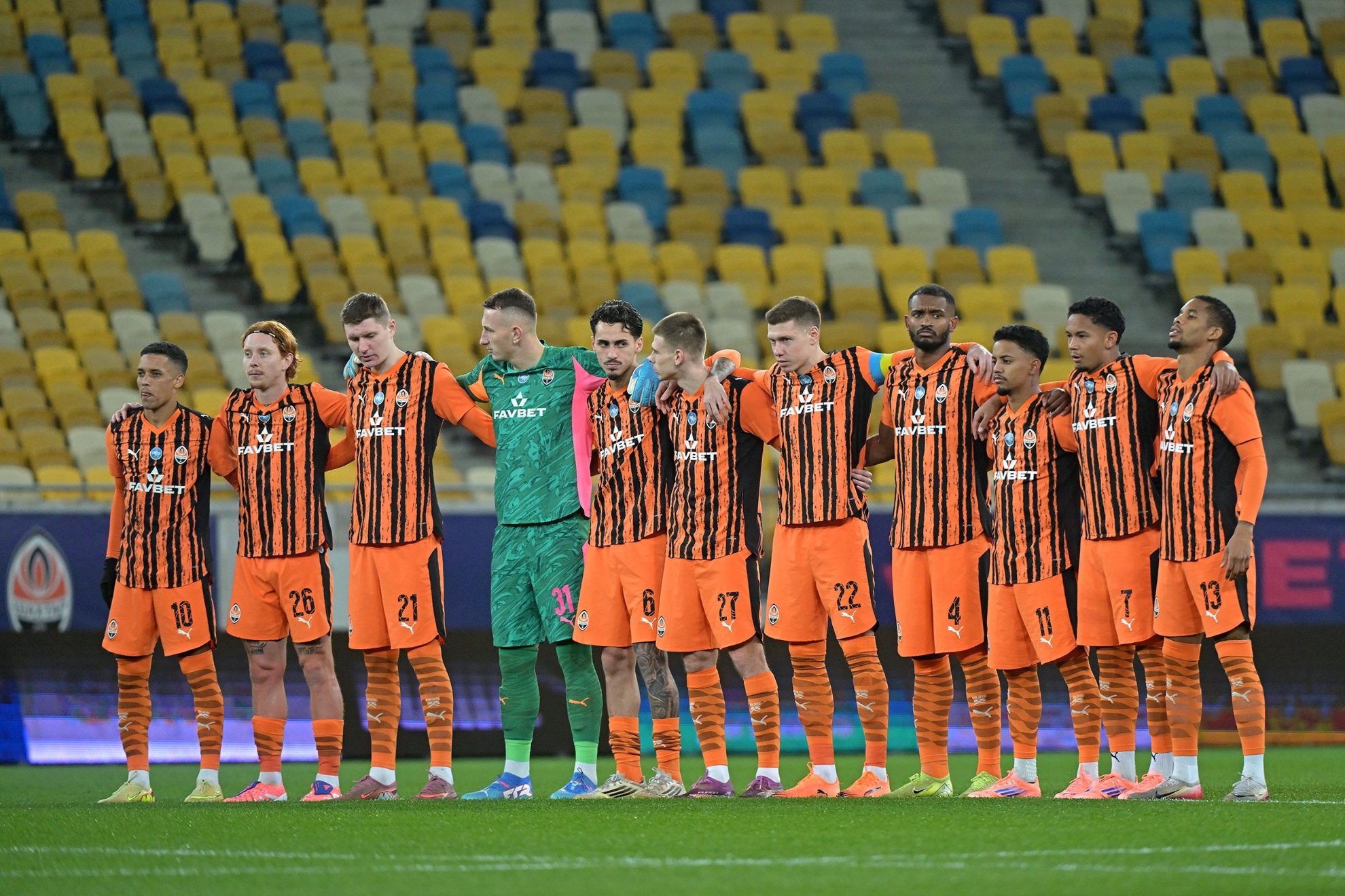 El Shakhtar de Arda Turan gana el Clásico al Dinamo Kiev y es más líder