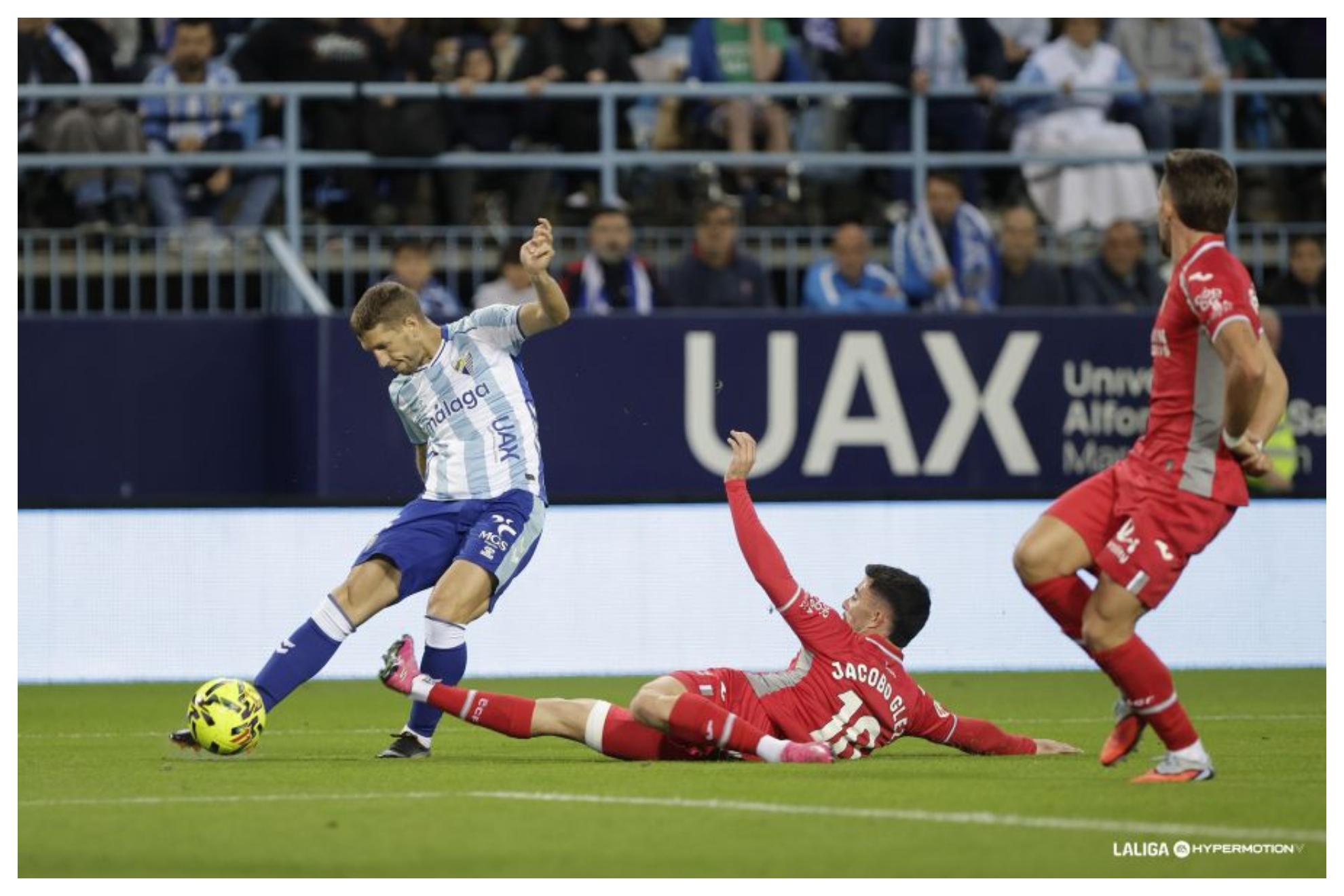 El Málaga pierde a Juanpe, pero 'salva' a Brasanac