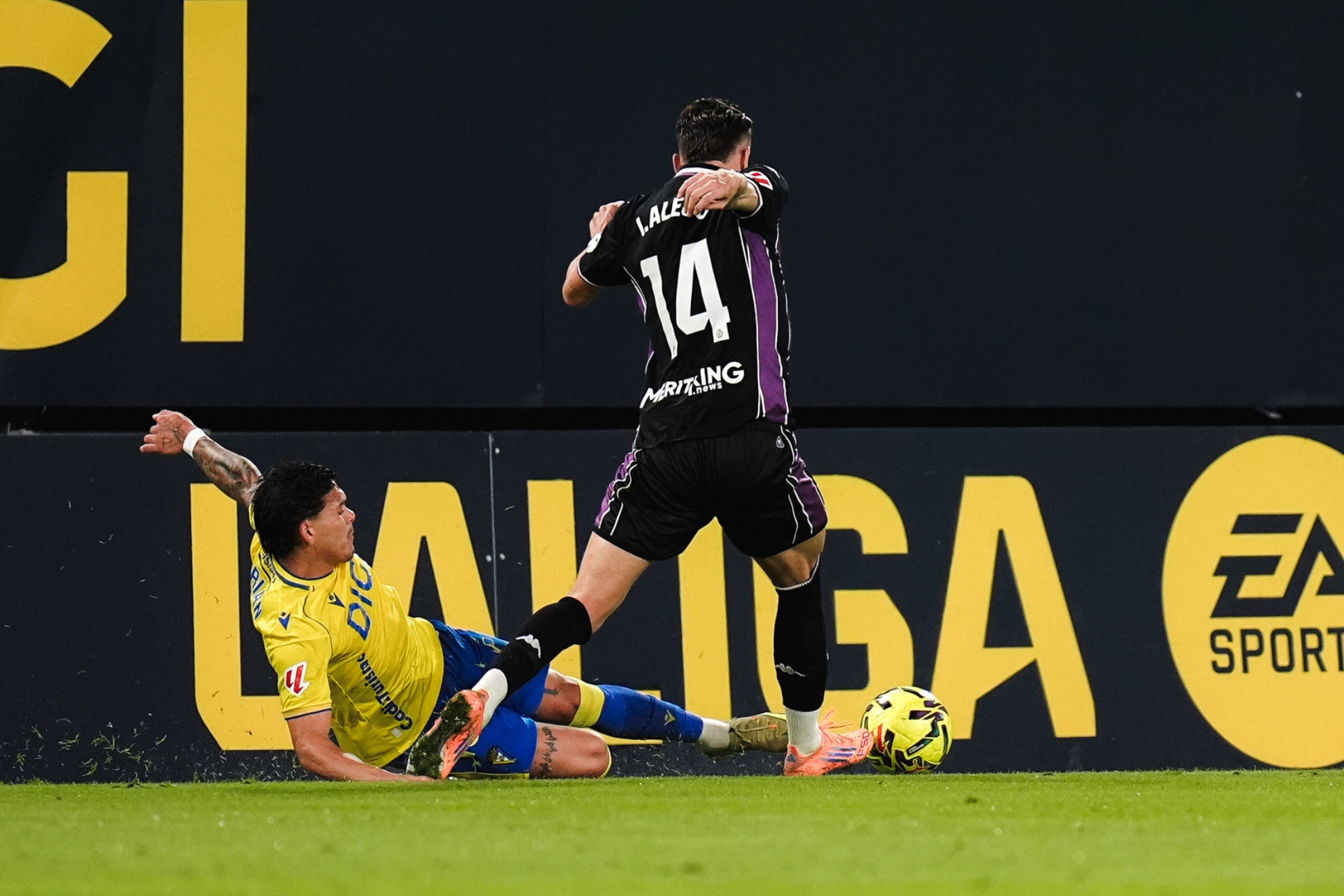LaLiga denuncia insultos a Iván Alejo en el Cádiz-Real Valladolid