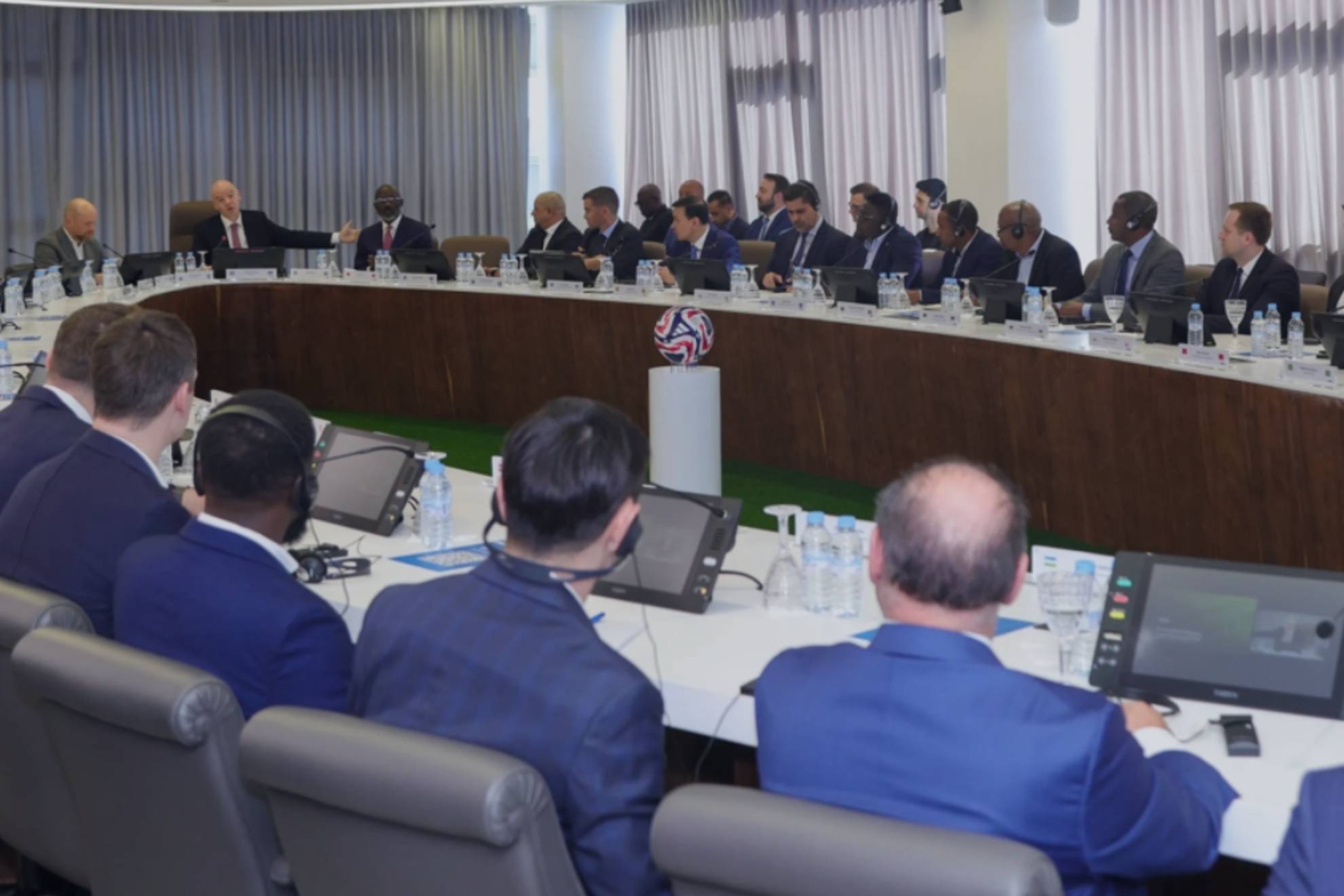 FIFPro declara la guerra a la FIFA