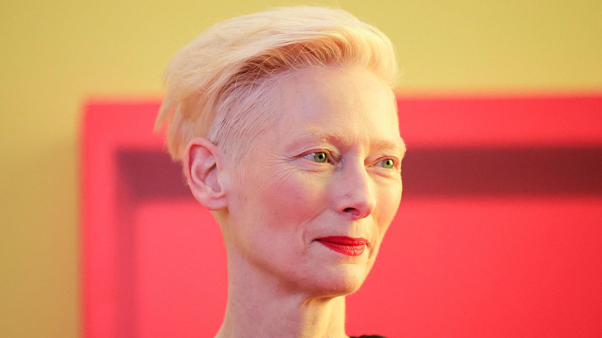 Tilda Swinton sería la elegida para encarnar a Lord Voldemort en el ...