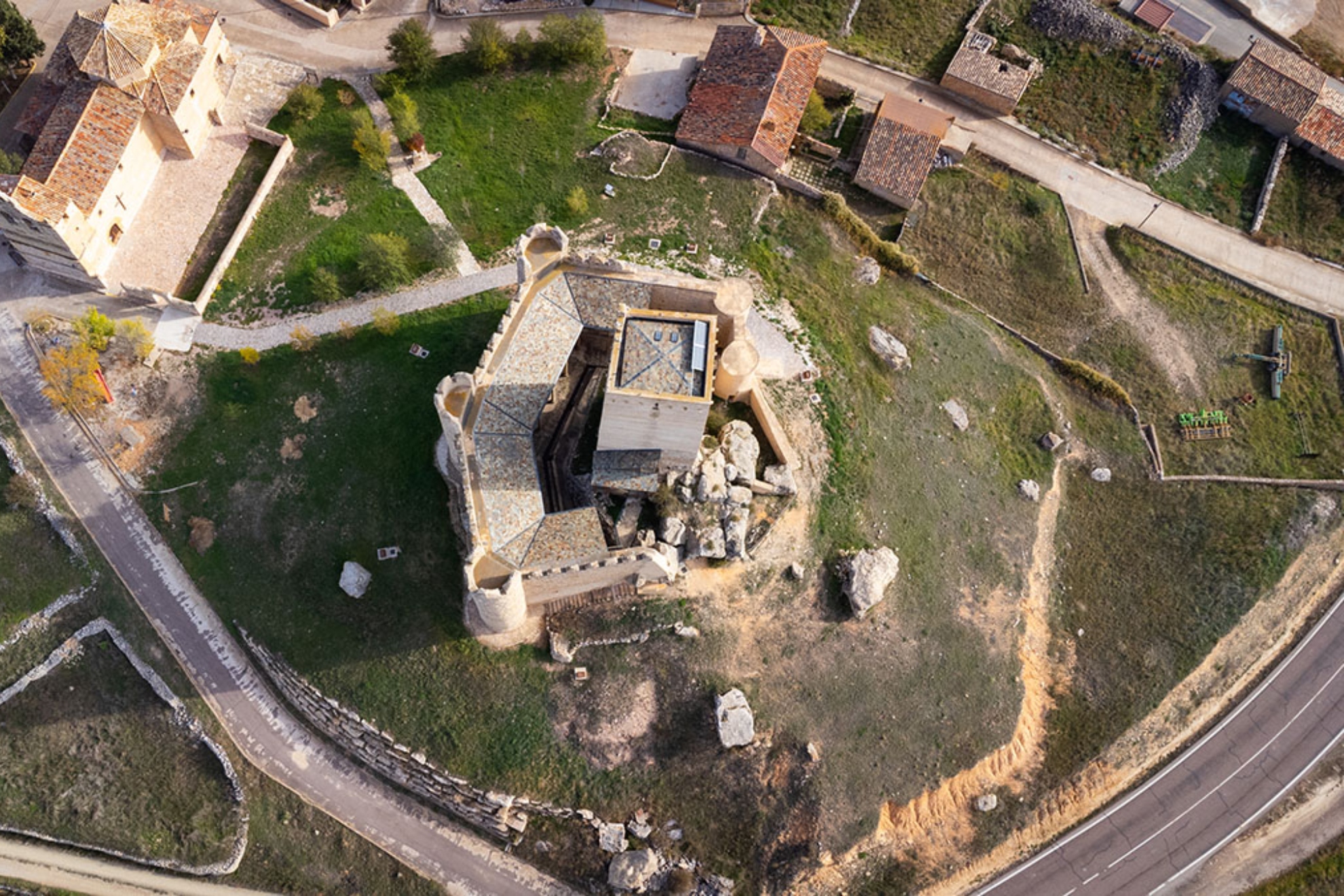 El castillo oculto en Guadalajara que conserva la esencia de una ...
