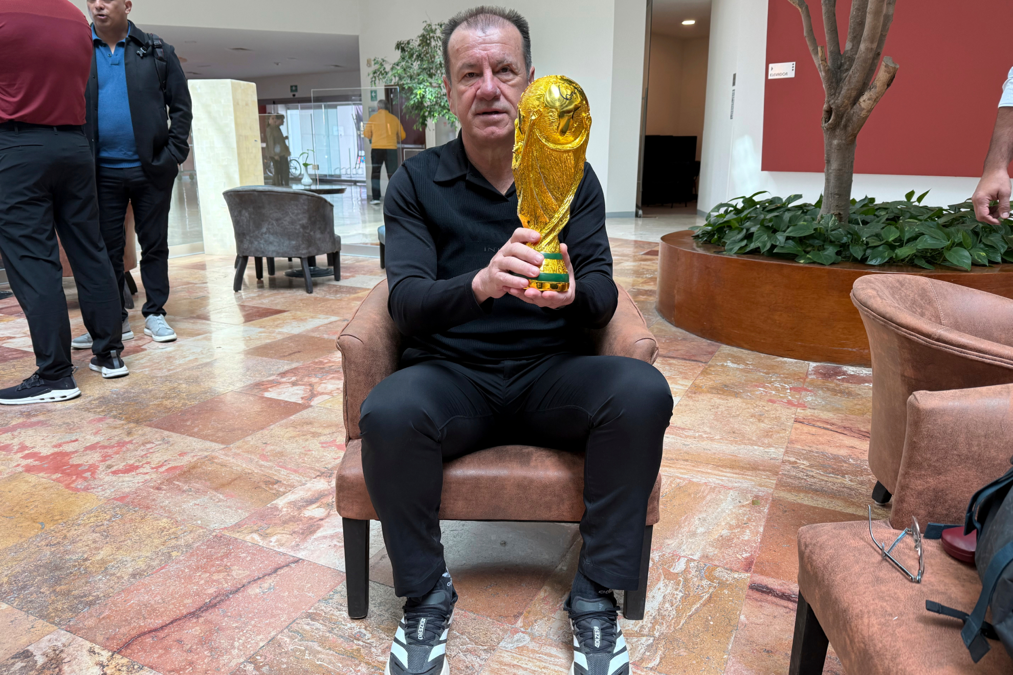 Dunga, con MARCA: "Vinicius es un líder de fútbol, no un líder para el ...