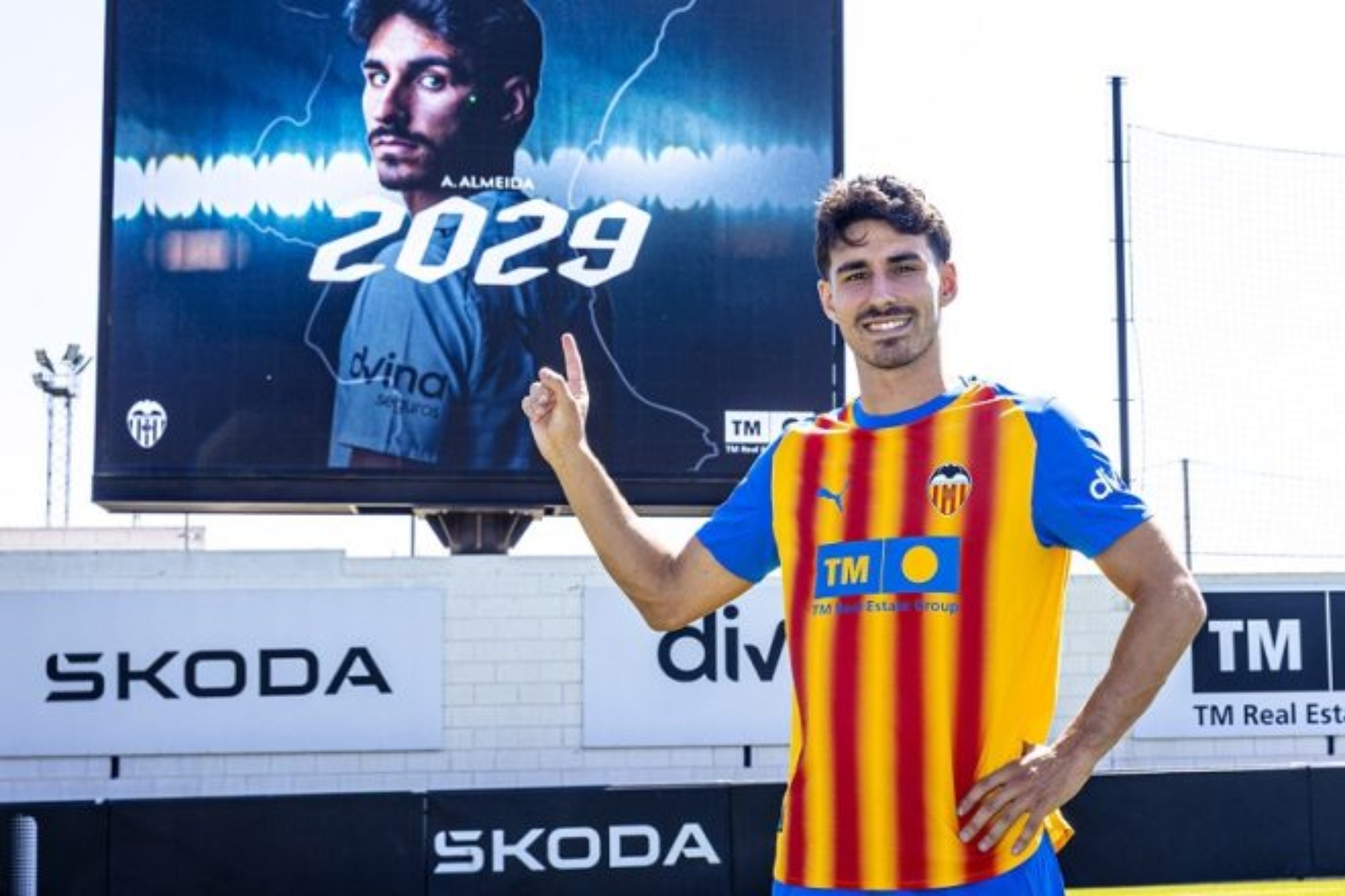 André Almeida sí da juego en los despachos: ¡tercer agente en menos de ...
