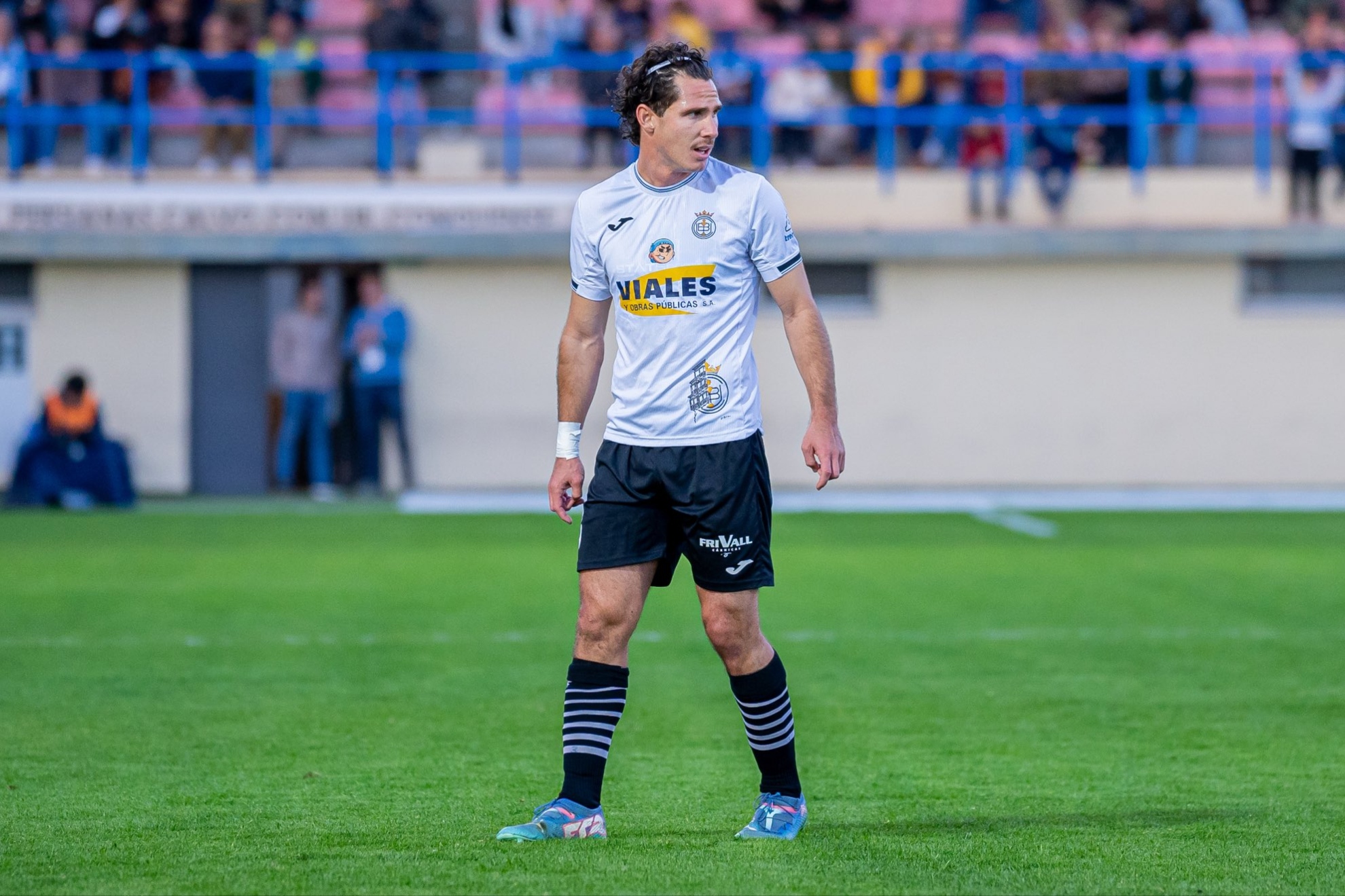 El Conquense denuncia insultos homófobos y machistas sobre su jugador Nacho Ruiz