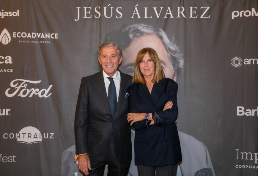 Jesús Álvarez presenta ‘Cerca de las estrellas’ rodeado de estrellas