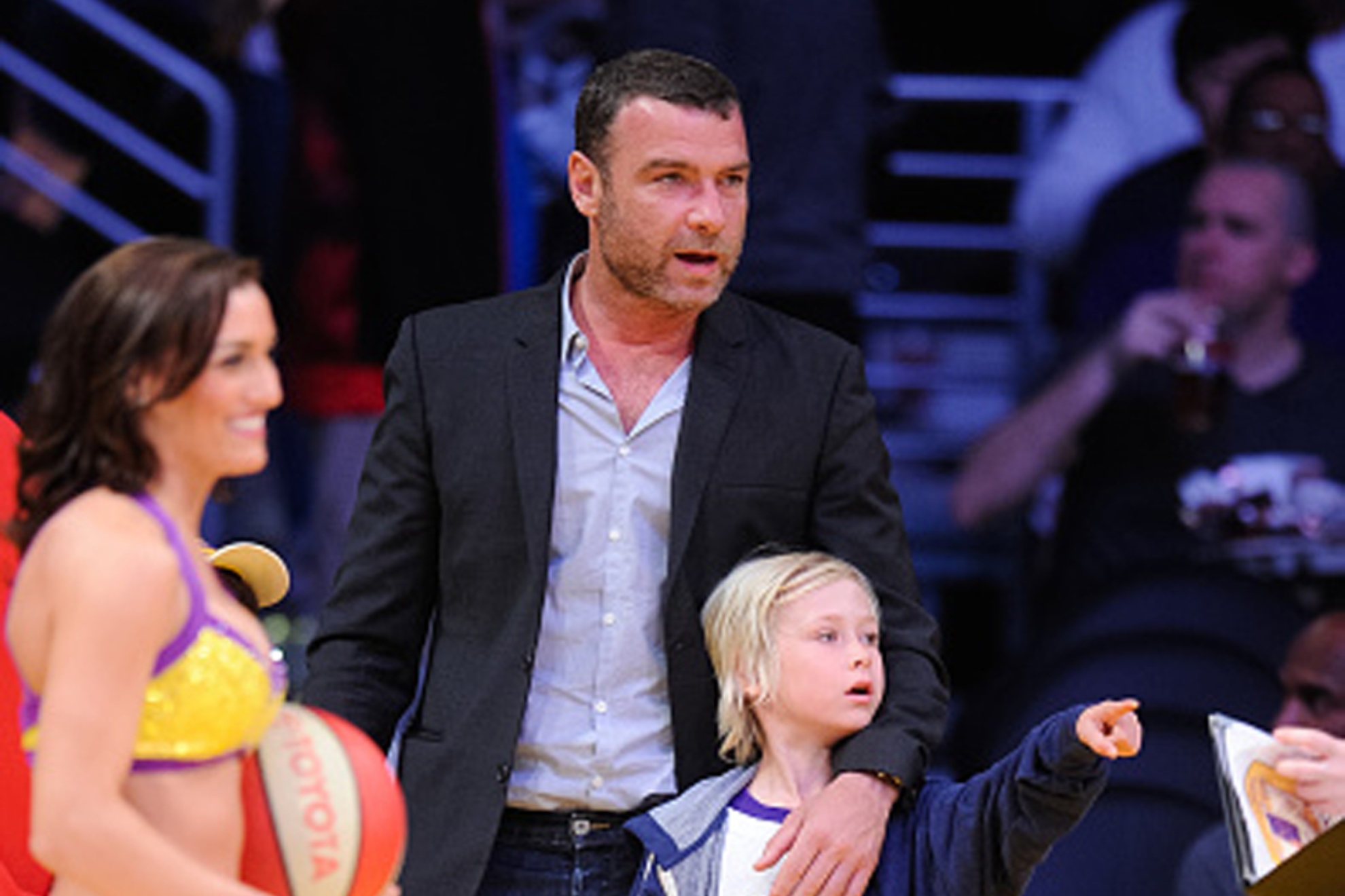 El actor Liev Schreiber, hospitalizado tras sentir “fuertes dolores en ...