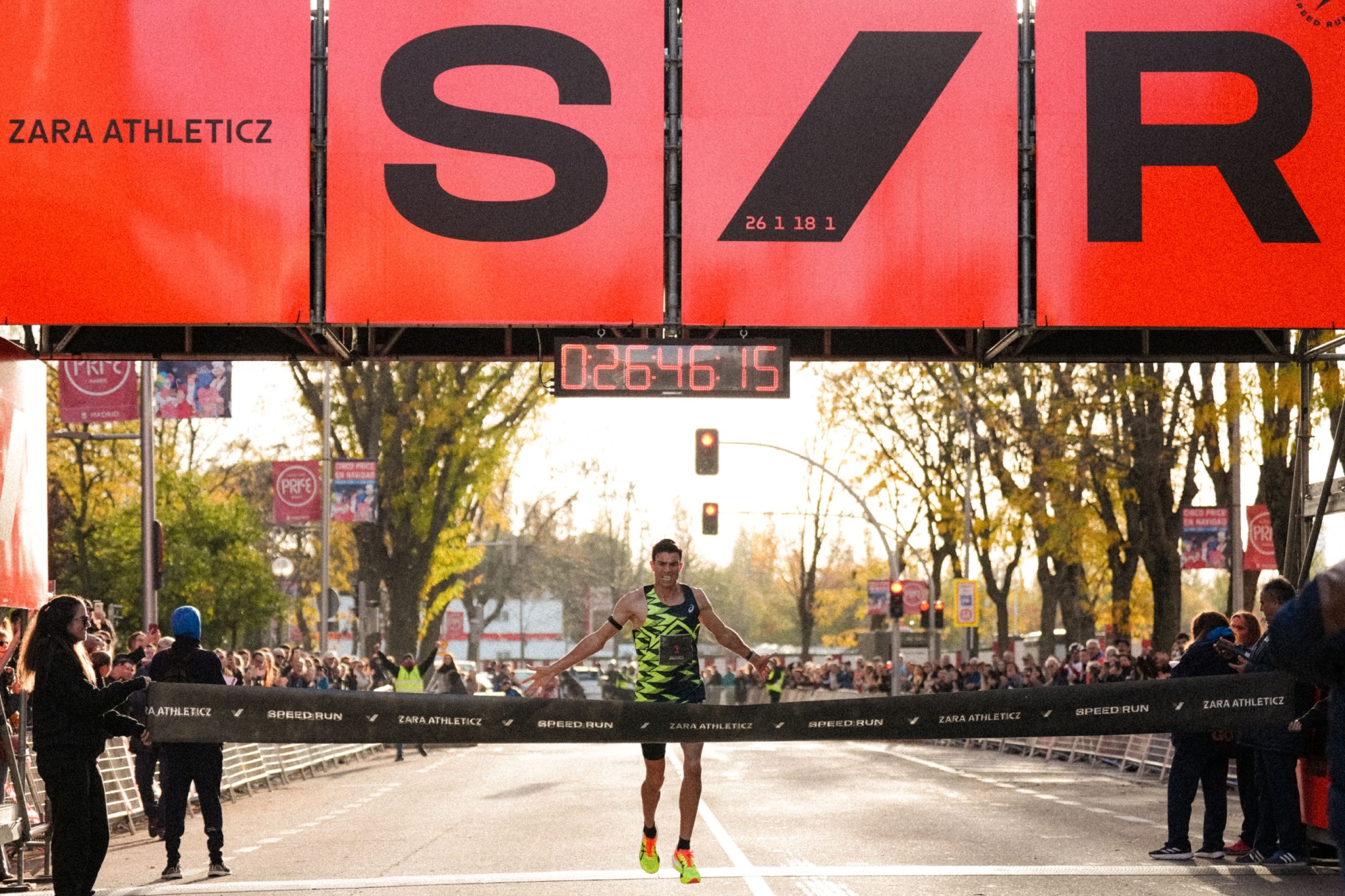 Gran plantel de élite en una Zara Athleticz Speed Run de récords