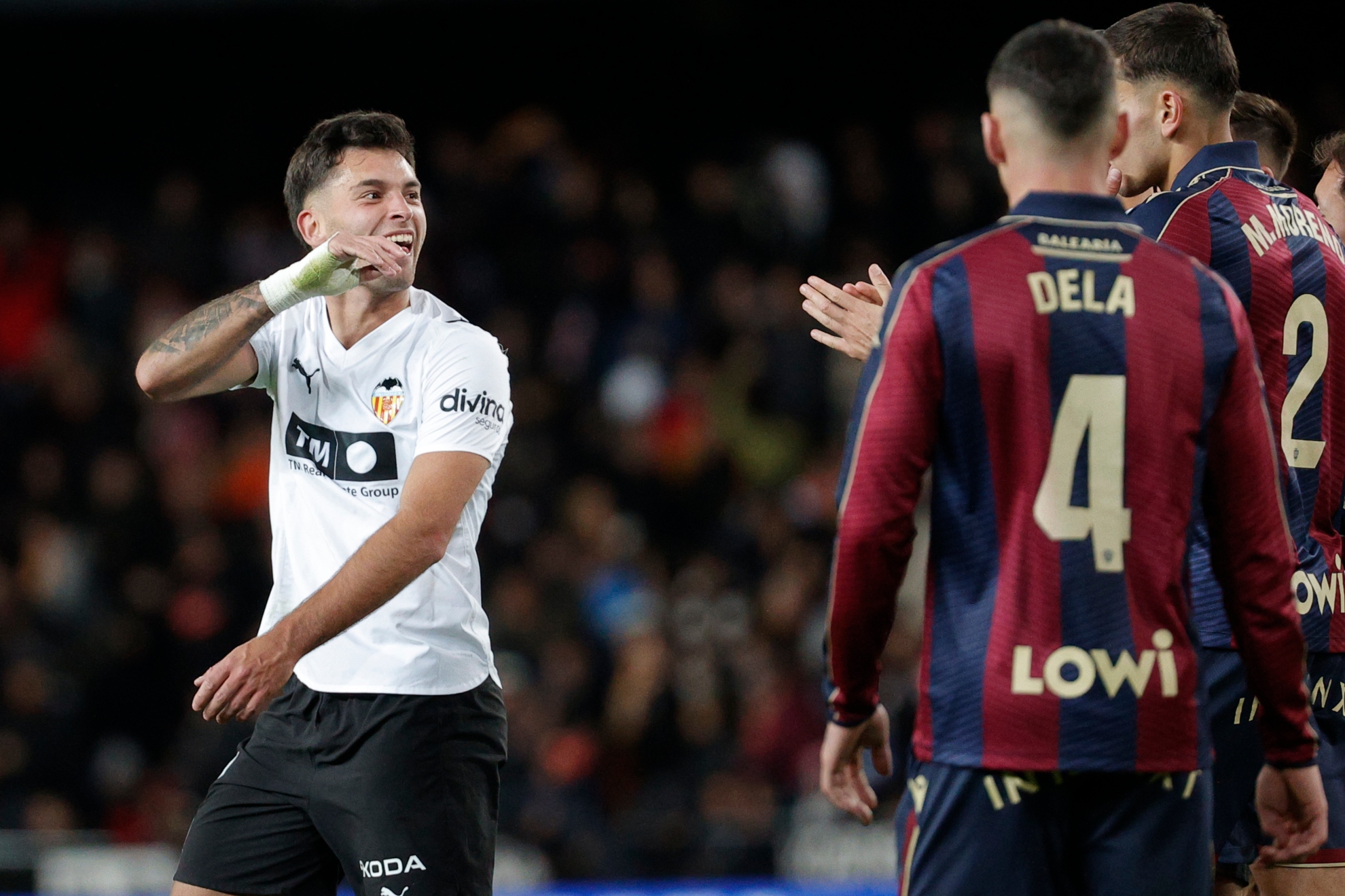 Hugo Duro, sobre la tangana del derbi valenciano: "Un jugador del ...