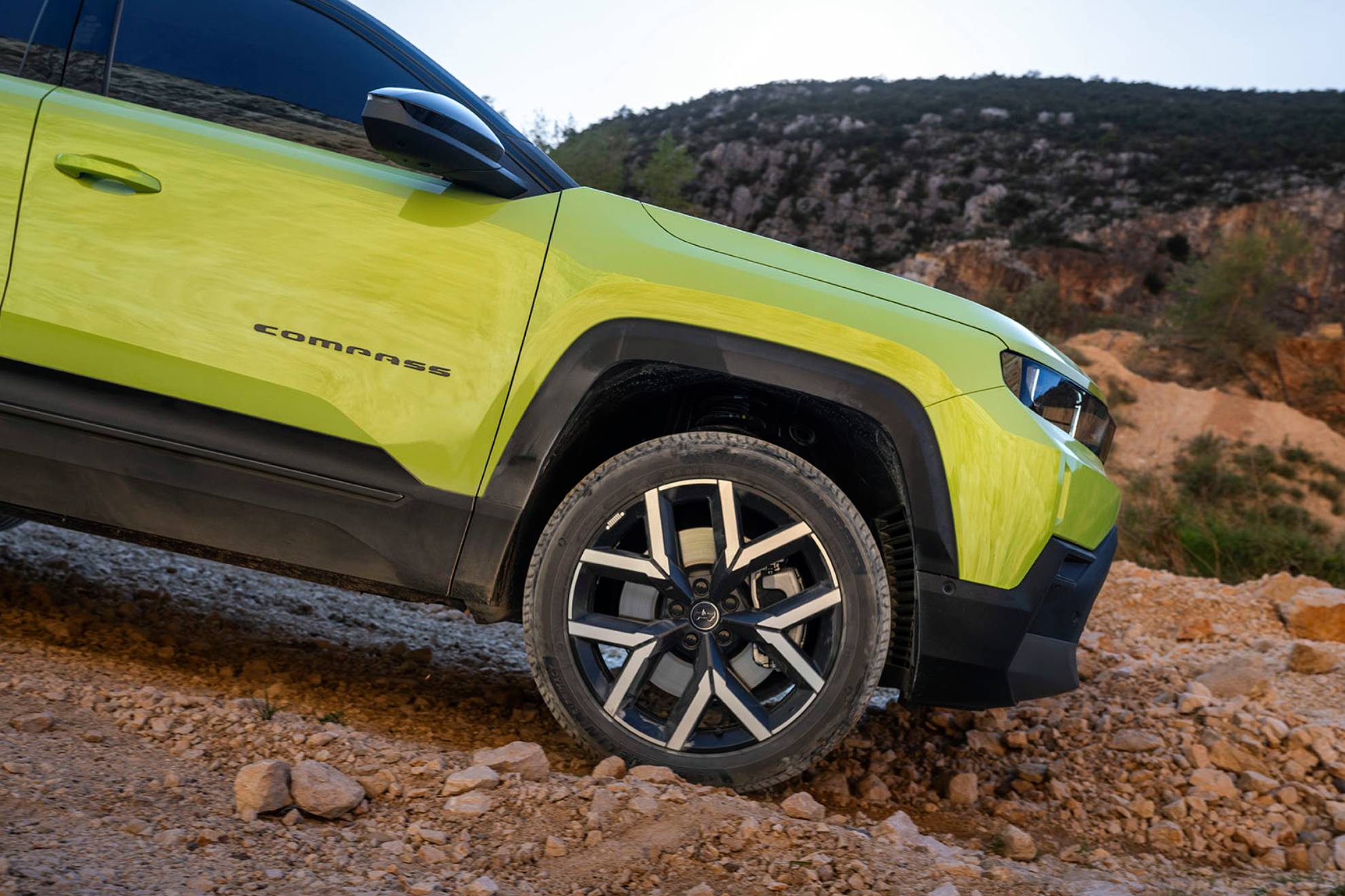 Jeep Compass: así va un SUV eléctrico que no hace ascos al campo