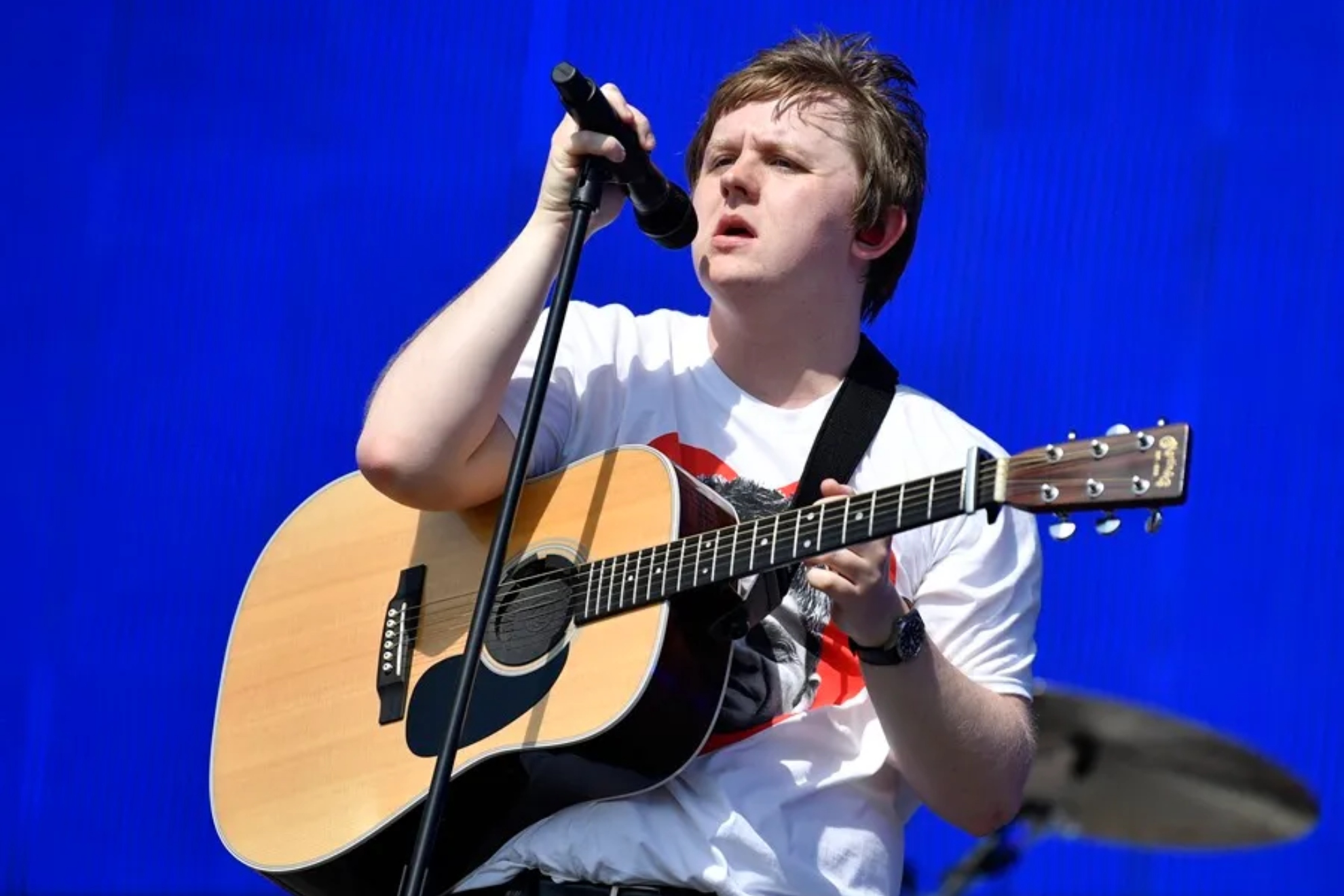 Aún quedan entradas para ver a Lewis Capaldi en Europa en 2026 ...
