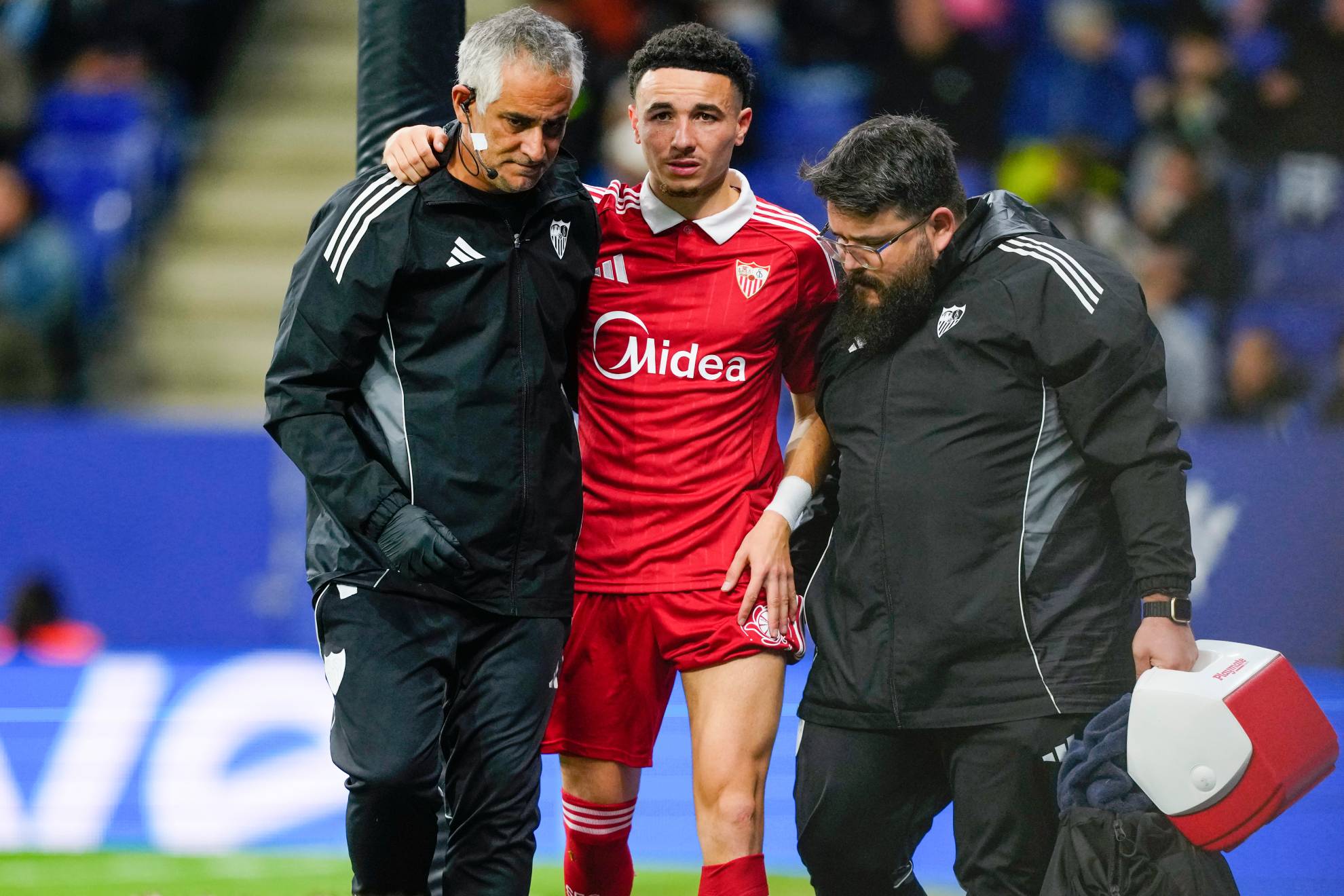 Vargas y Januzaj sufren una lesión en el bíceps femoral del muslo izquierdo