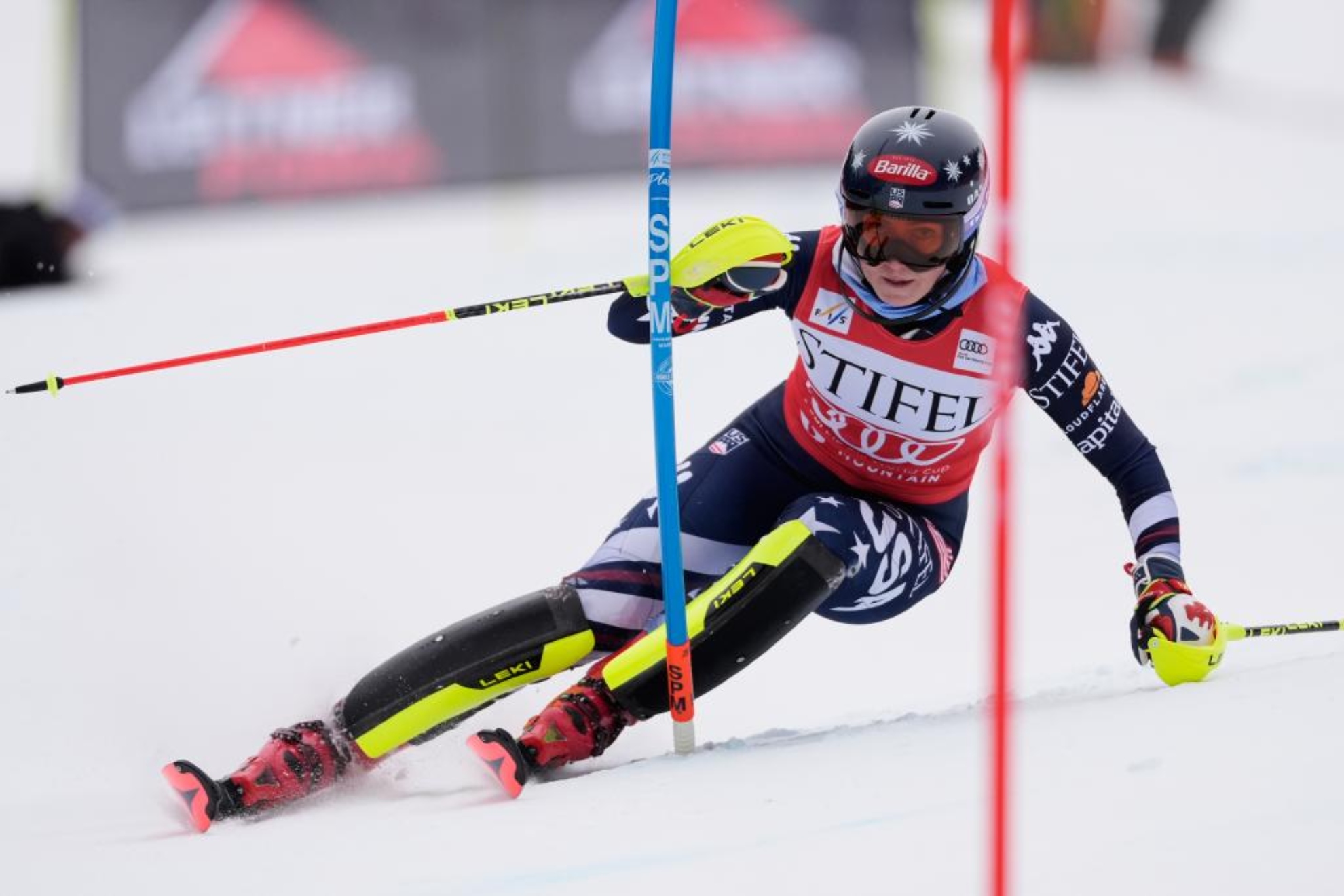 Mikaela Shiffrin gana y tacha otra estación de la lista