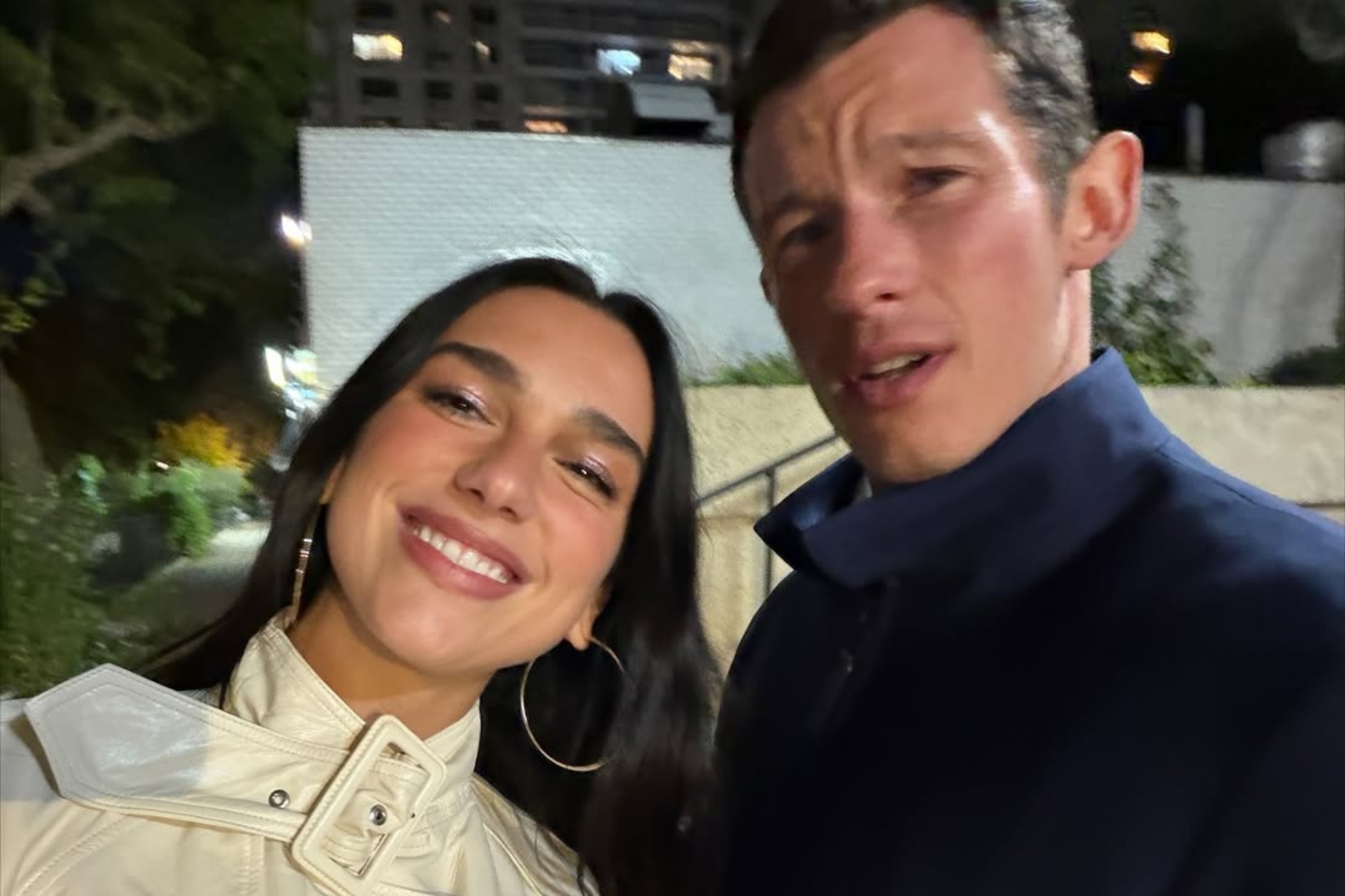El Actor Británico Callum Turner Pareja De Dua Lipa Gana Enteros Para