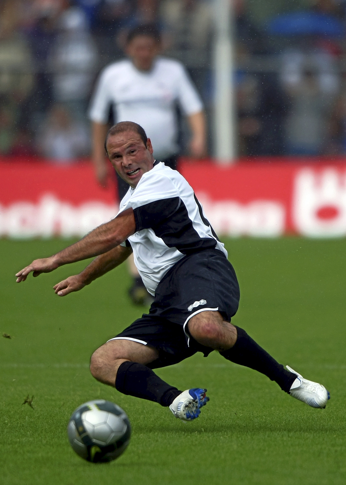 Cambió la historia del fútbol y hoy vive "destrozado" de una pensión ...