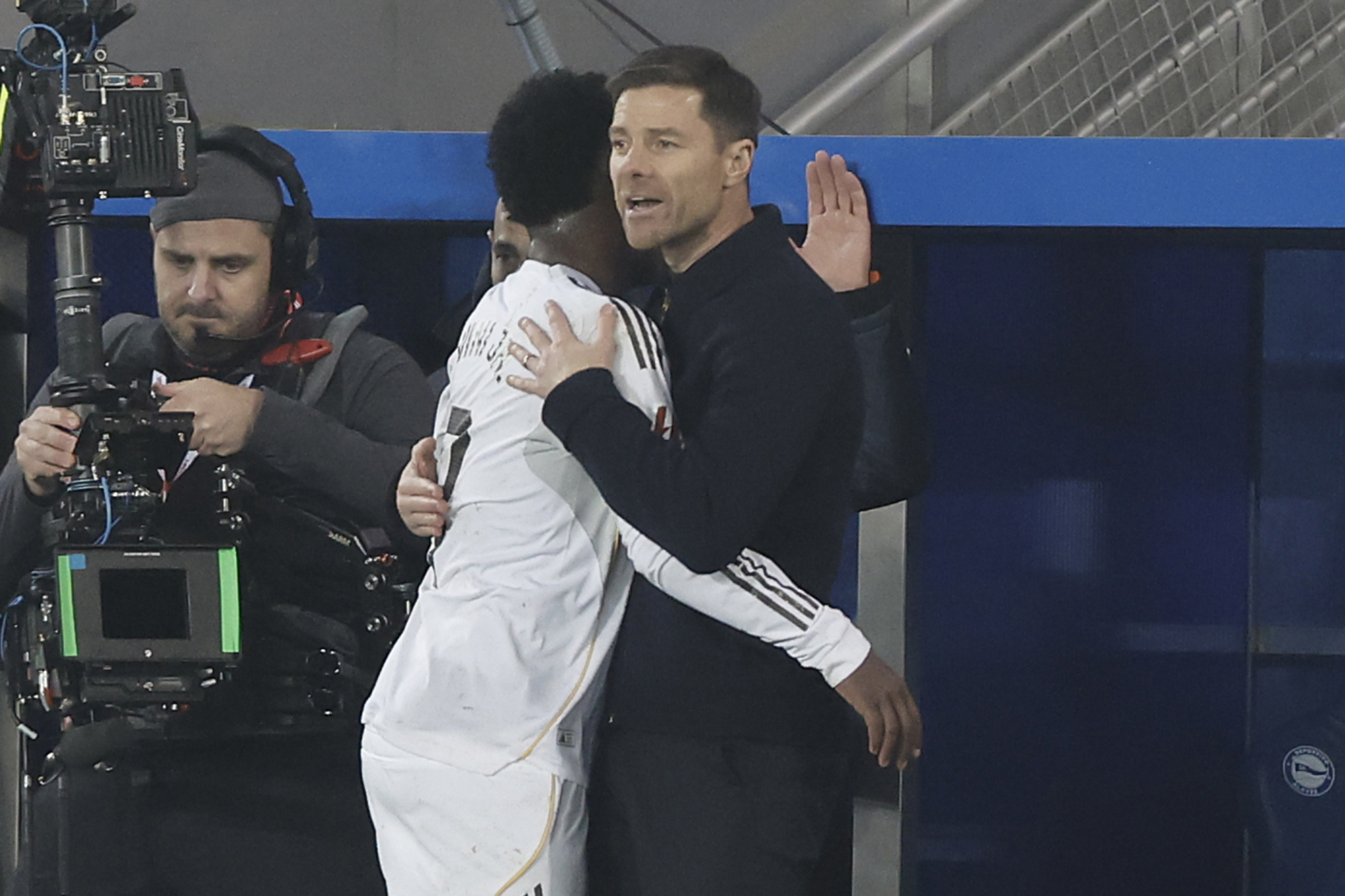 Kallas avisa con Vinicius: “En seis meses, o renovación o salida”