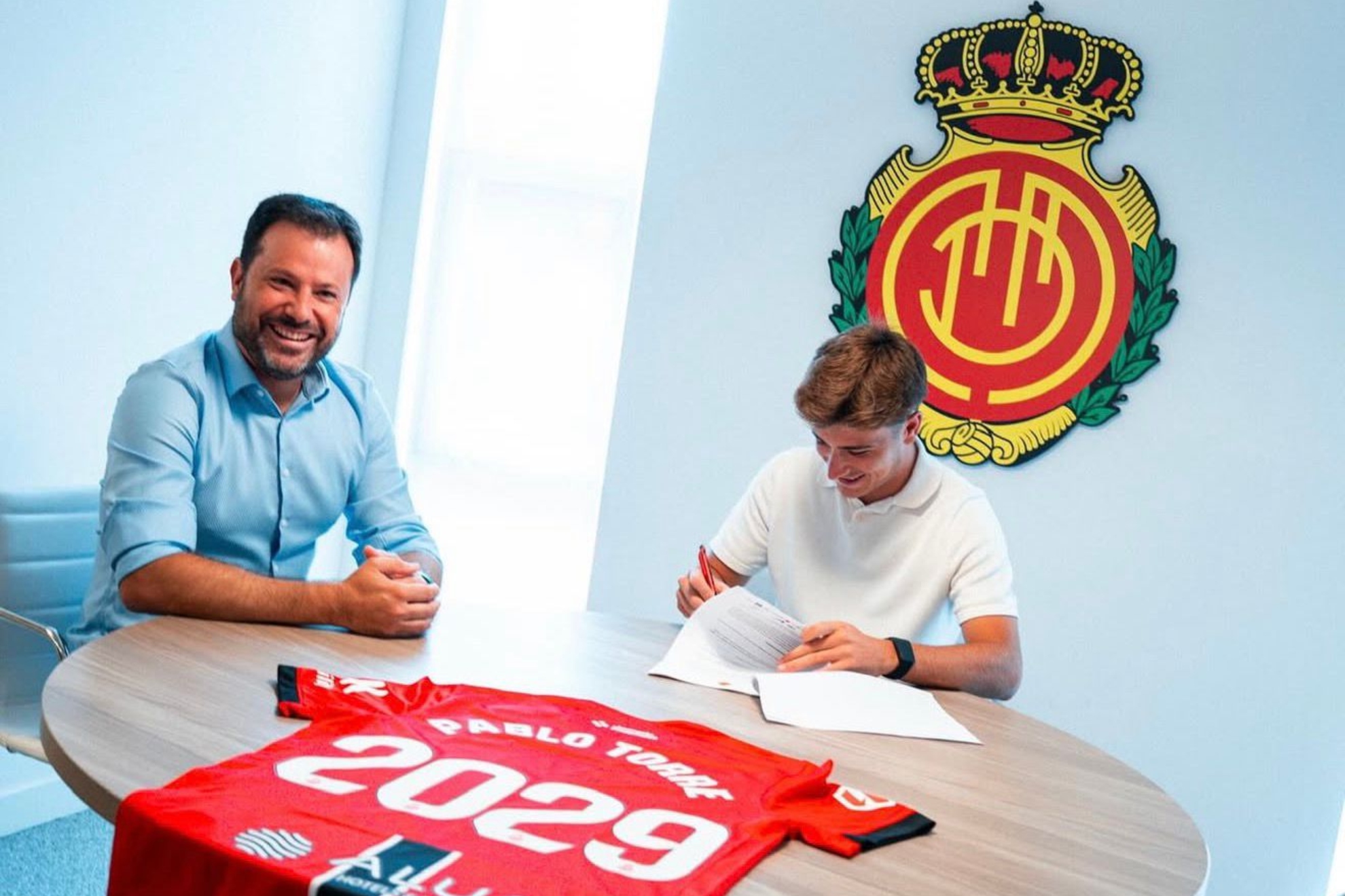 El Racing decide denunciar al Barça por el traspaso de Pablo Torre al ...