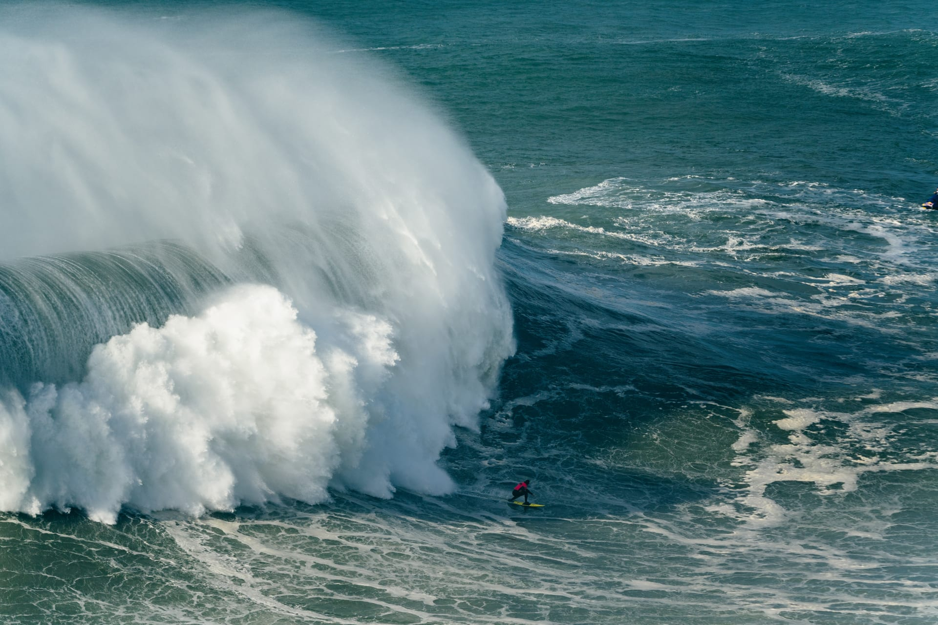 Nic Von Rupp lidera la victoria por equipos en Nazaré junto a Clément ...