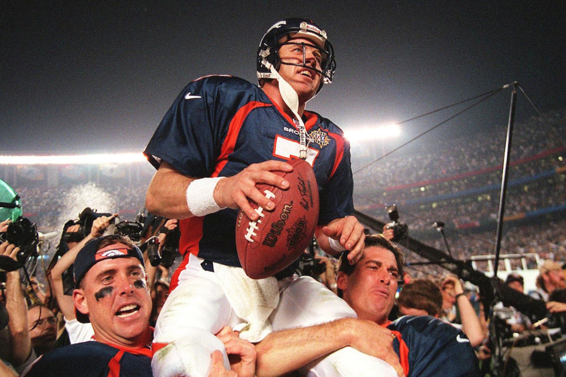 Hoy en Netflix, el documental sobre una estrella de la NFL en el que él ...