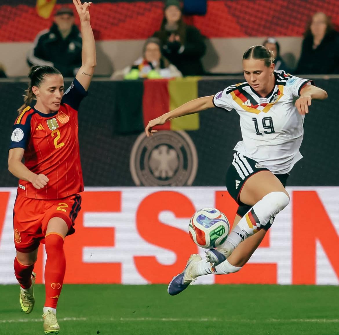 Momento Klara Bühl: referencia y guía del Bayern de Múnich