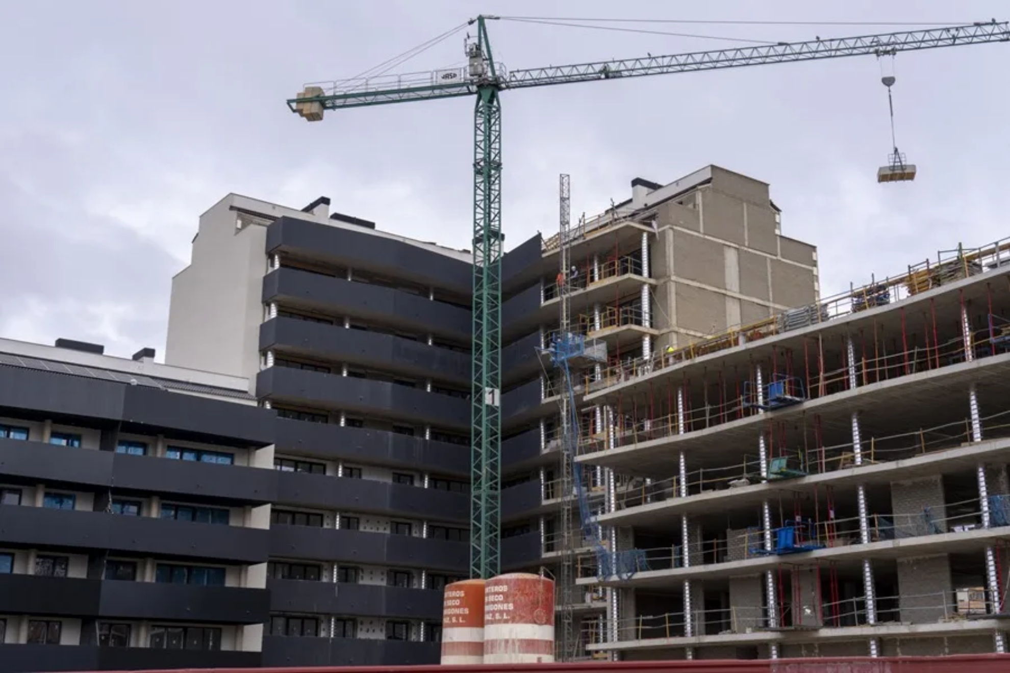 Decepción con la Casa 47, el gran proyecto del Gobierno para solucionar ...