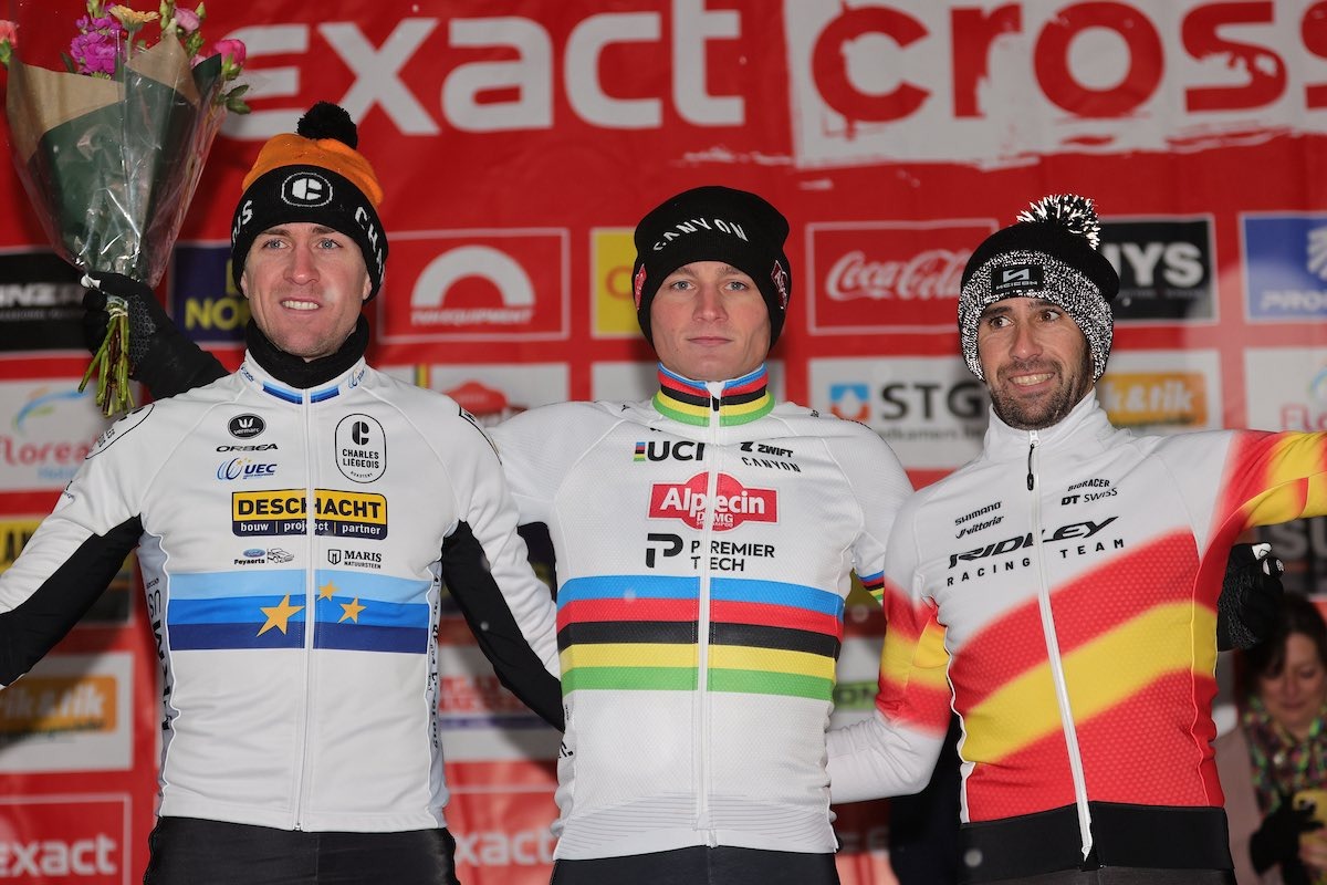 Van der Poel manda en la nieve de Mol y Orts se estrena en el podio