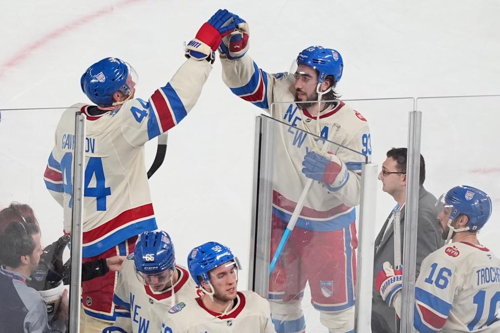A record-breaking Winter Classic: Zibanejad's first hat-trick... and ...