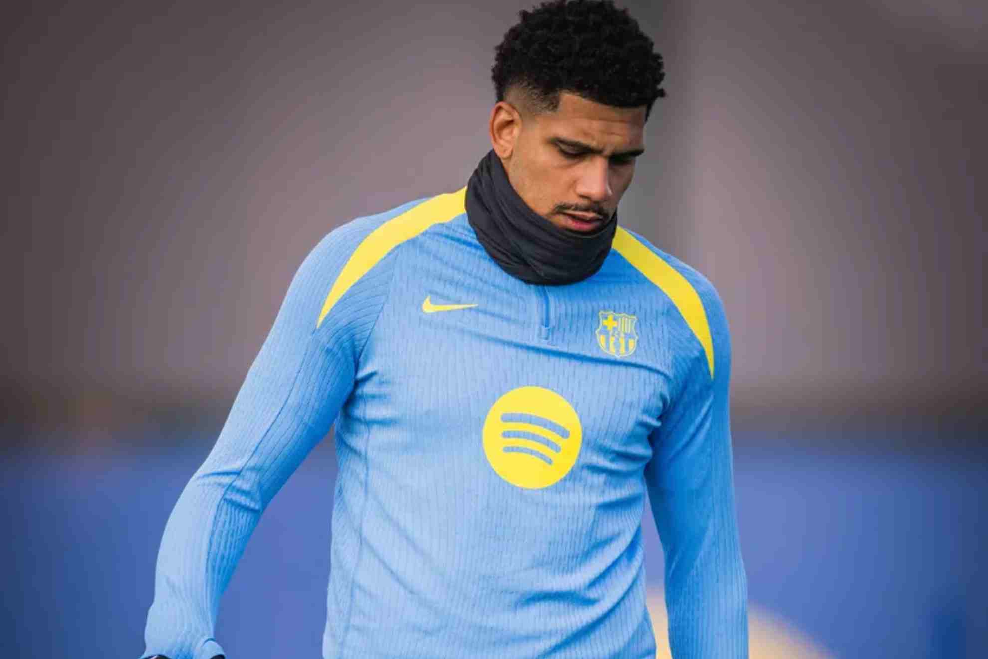 El Barça parte a Arabia para jugar la Supercopa, con Ronald Araujo