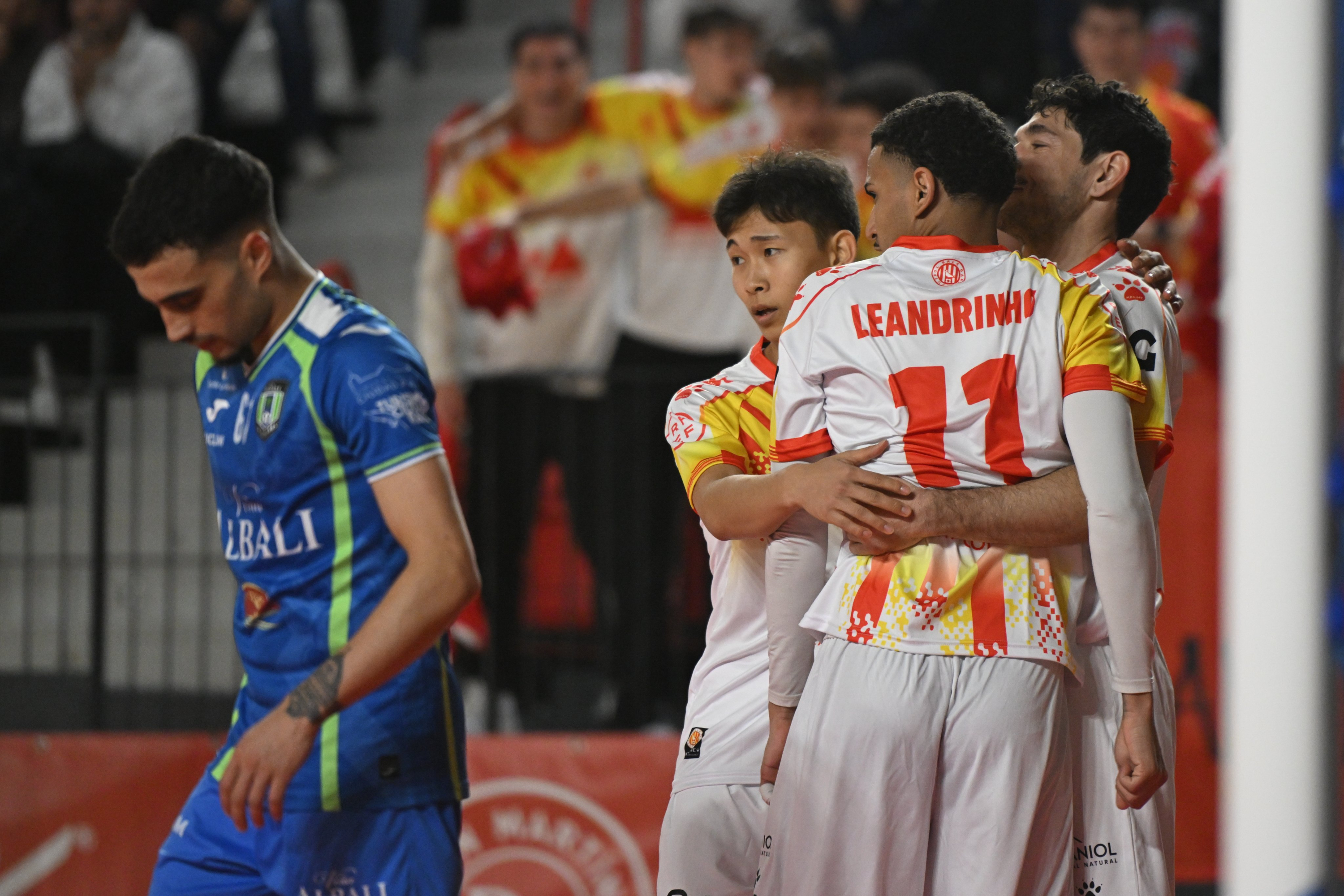 Marc Tolrà sella el triunfo de Industrias Santa Coloma en el 39'