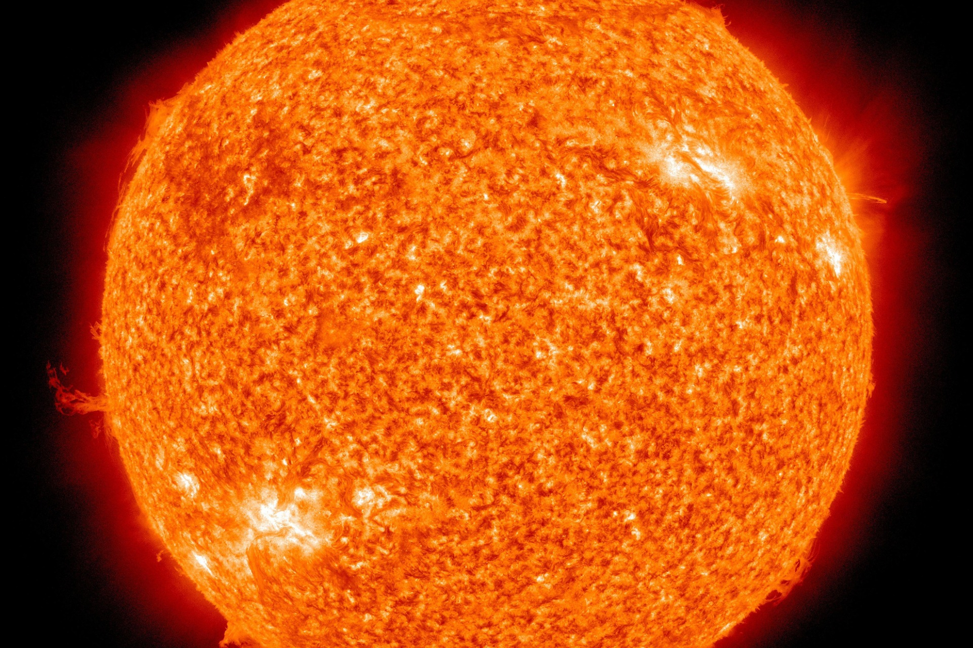 La Tierra, en alerta por la mayor tormenta solar de los últimos 20 años