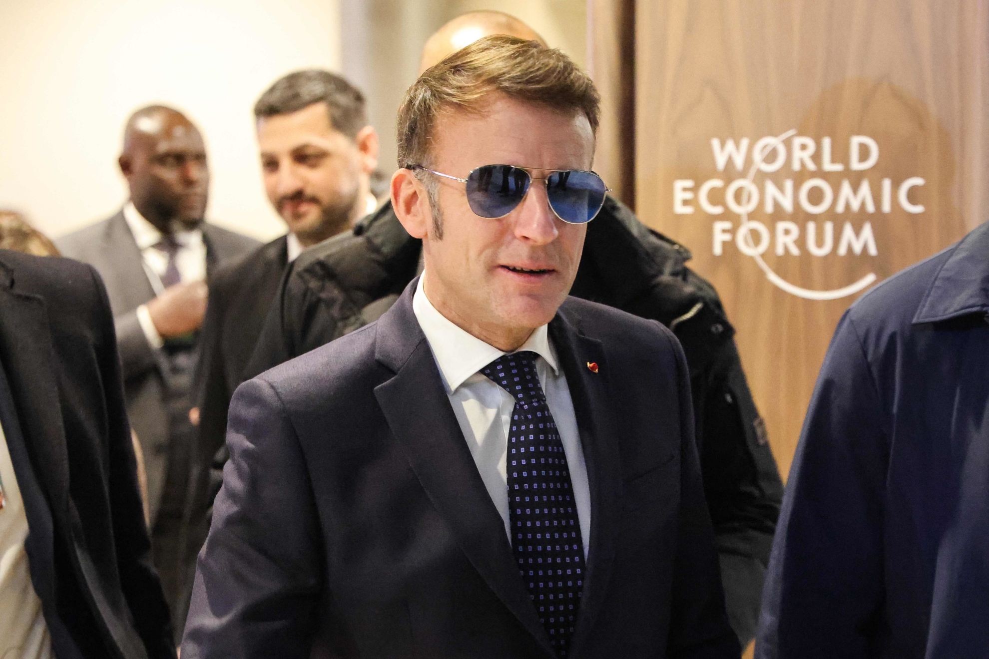 Emmanuel Macron sorprende a todos al intervenir en el Foro de Davos con ...