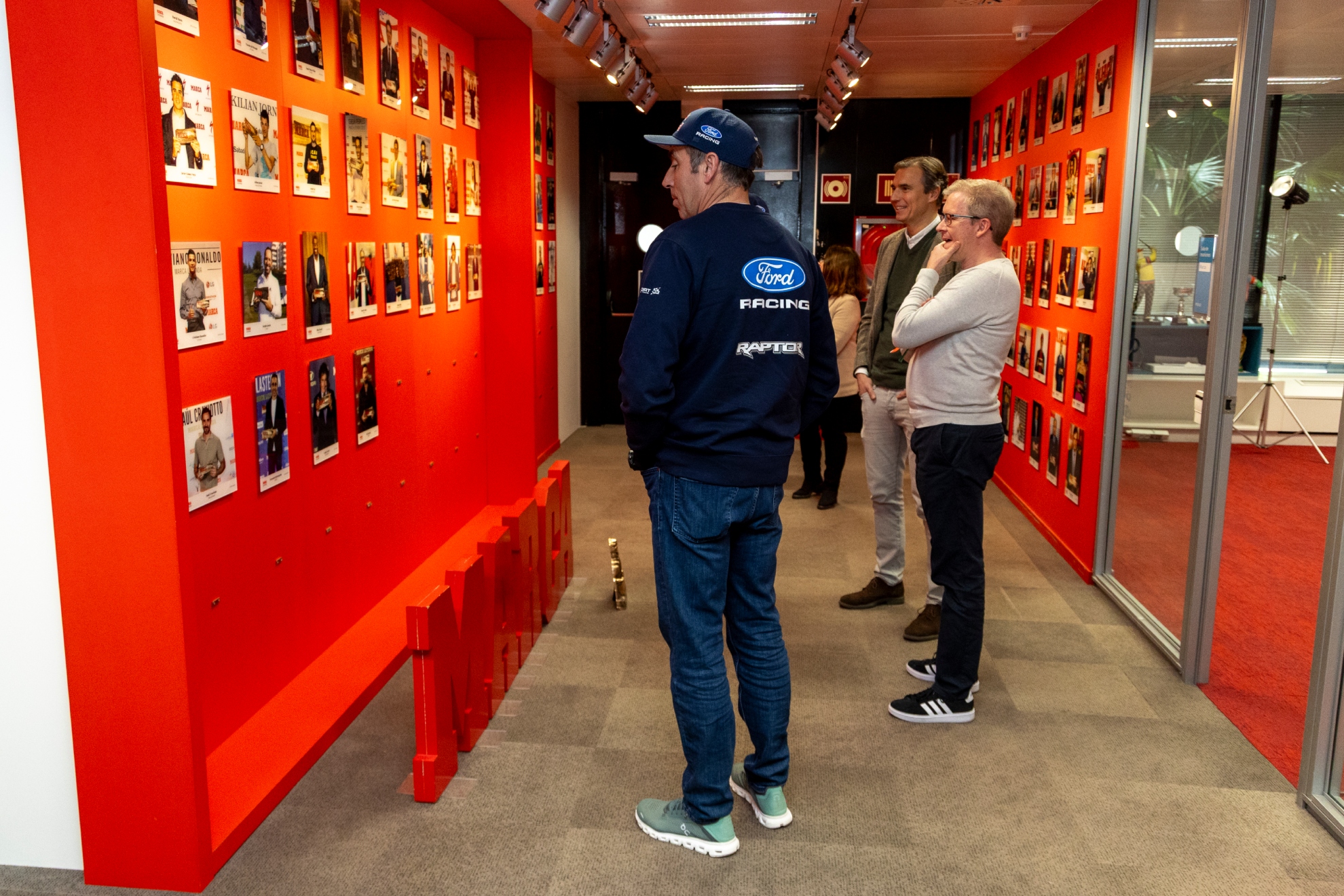 Nani Roma: "A mí Carlos Sainz me suma, me gusta tener gente así cerca"