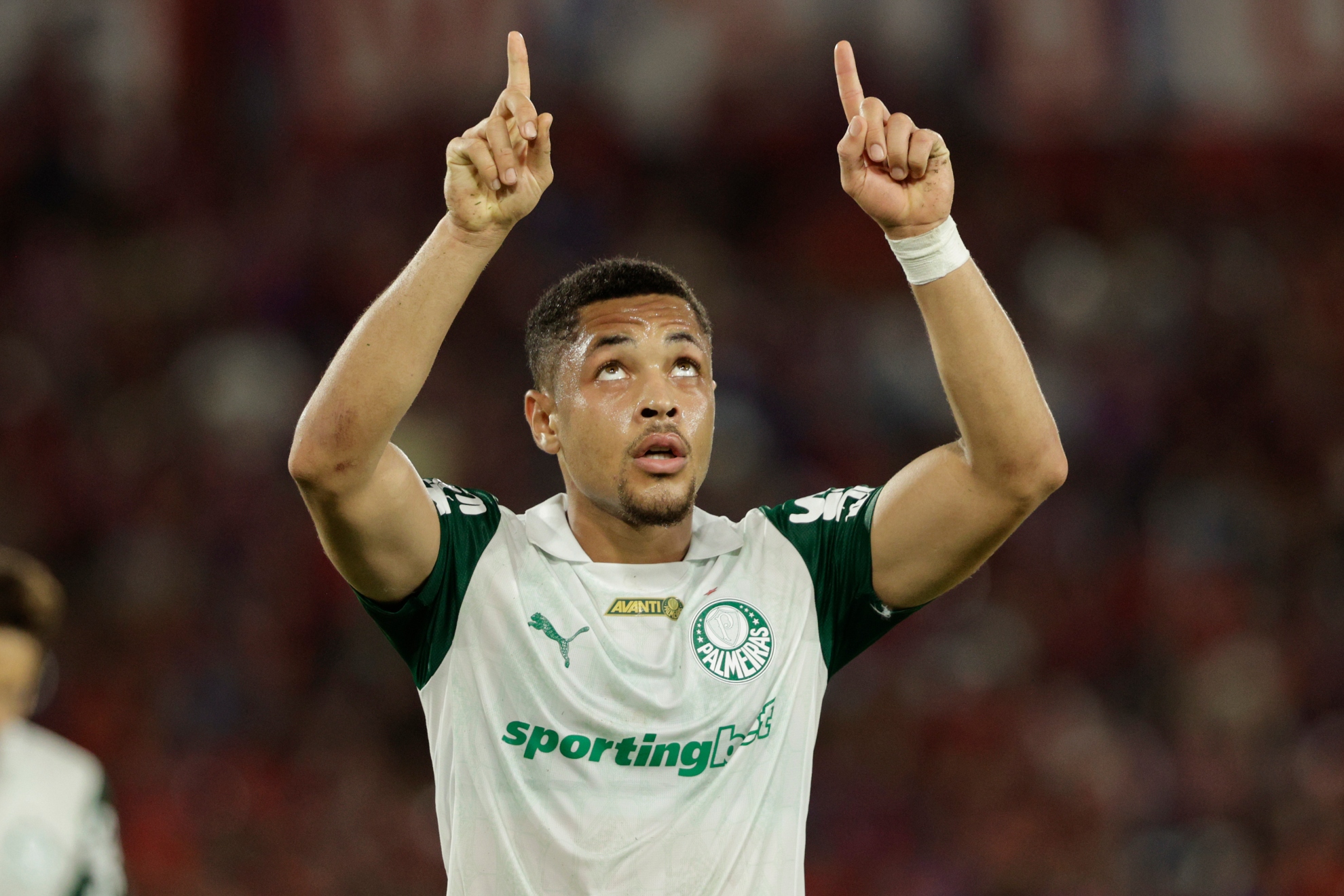 El Palmeiras pone precio a Vitor Roque, que apunta a la Premier