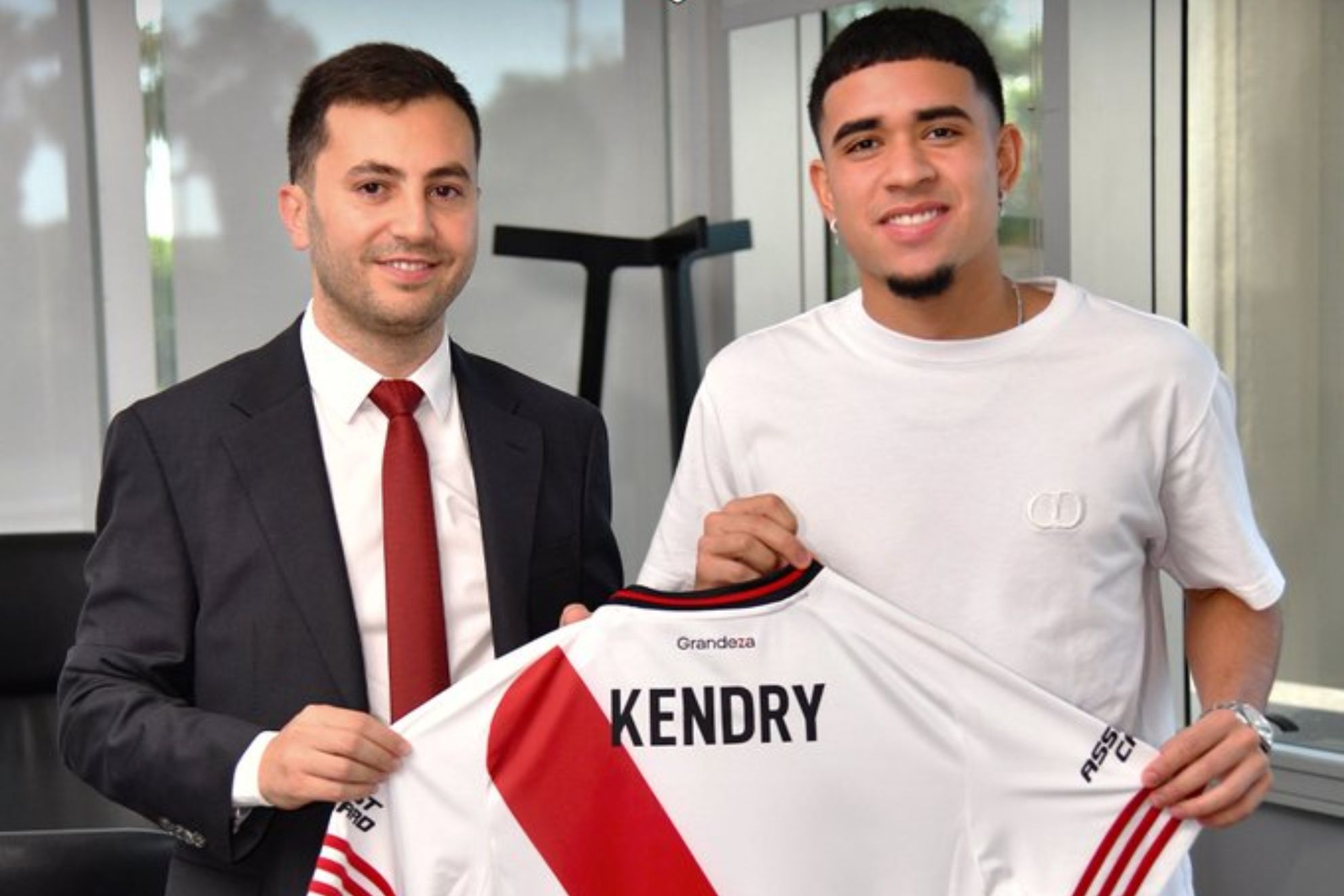 El Chelsea 'corta' a Kendry Páez y lo manda a River