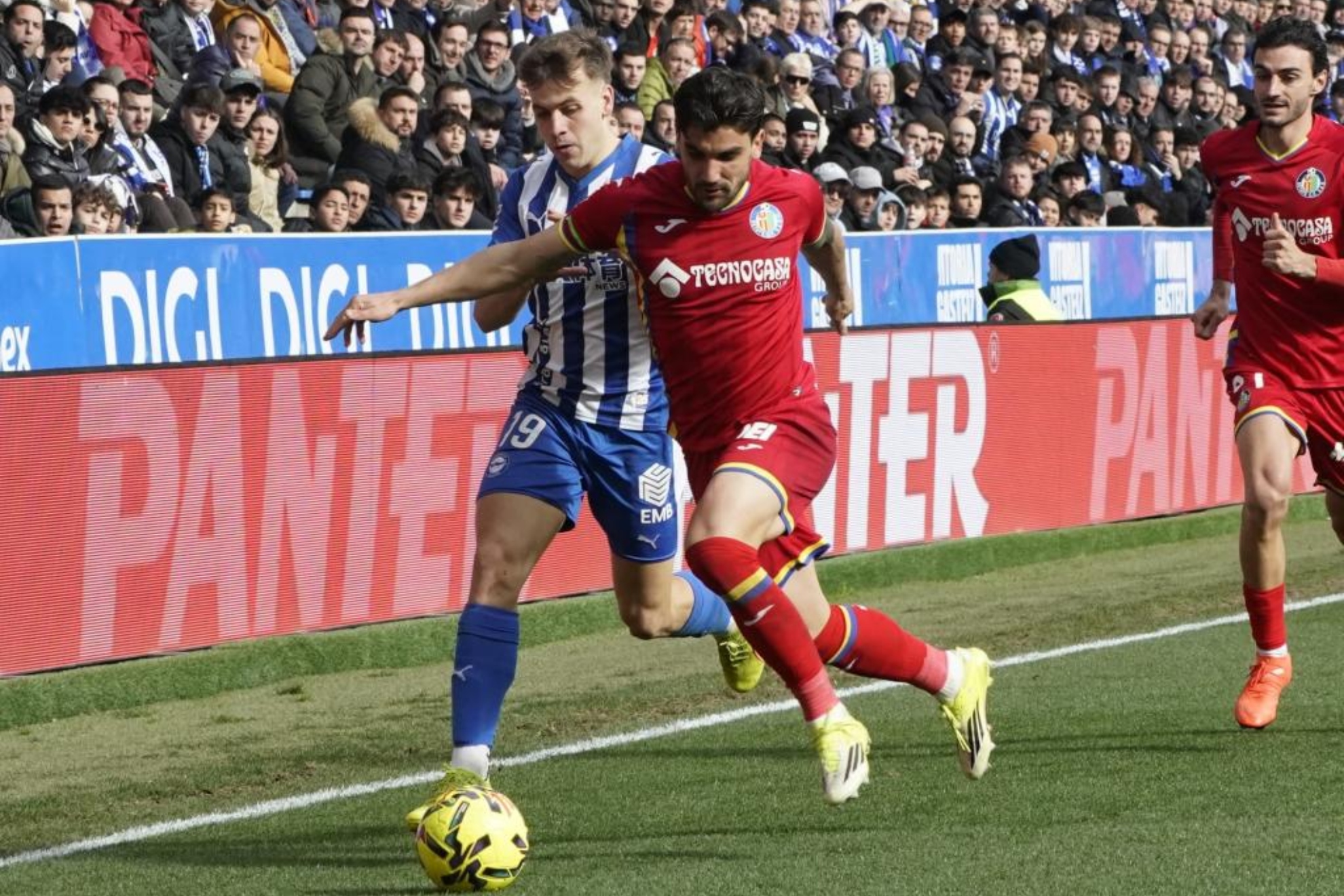 40 faltas en el Alavés-Getafe para subir al podio de LaLiga