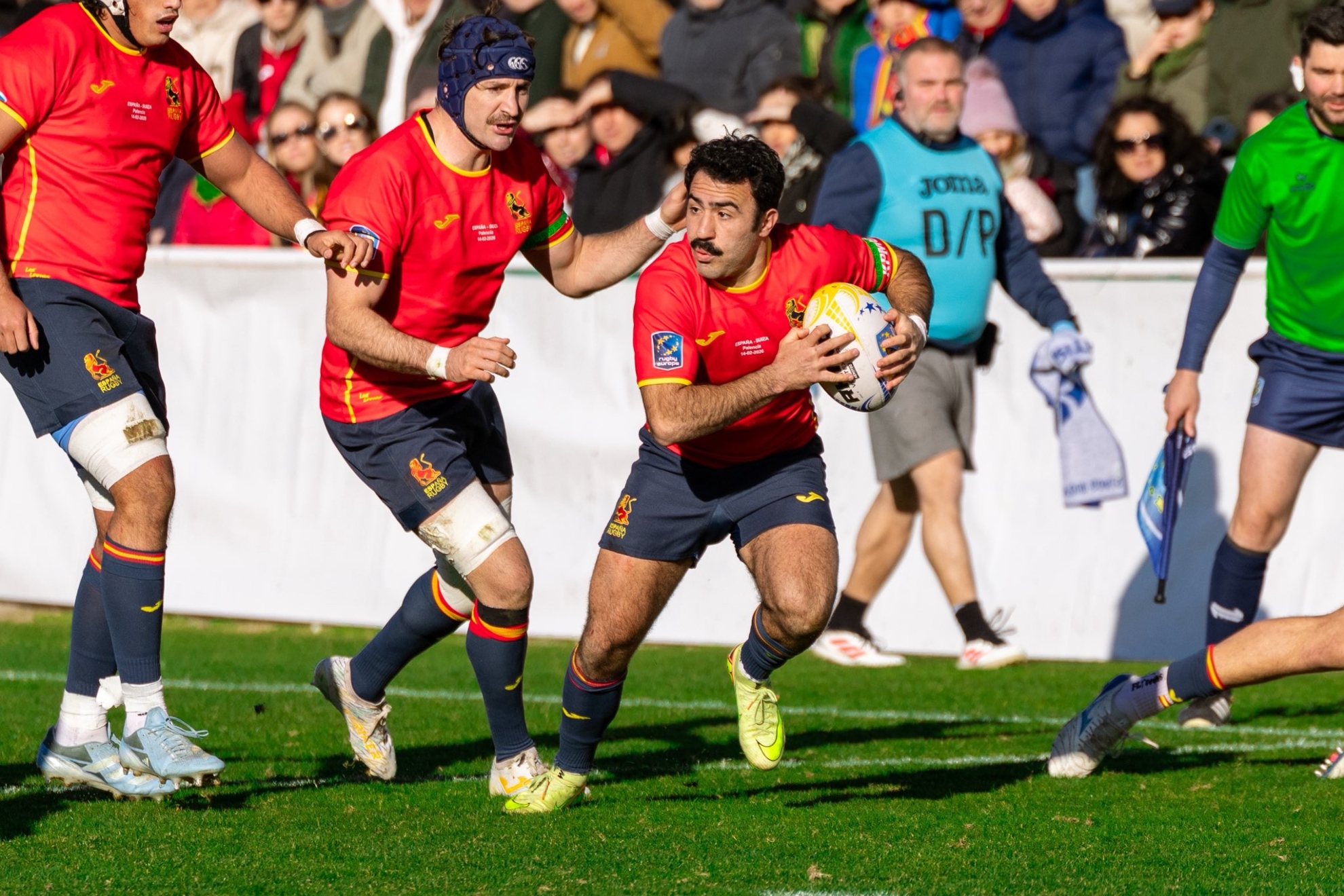 España despierta a tiempo ante Suiza y asegura las semifinales del Europeo