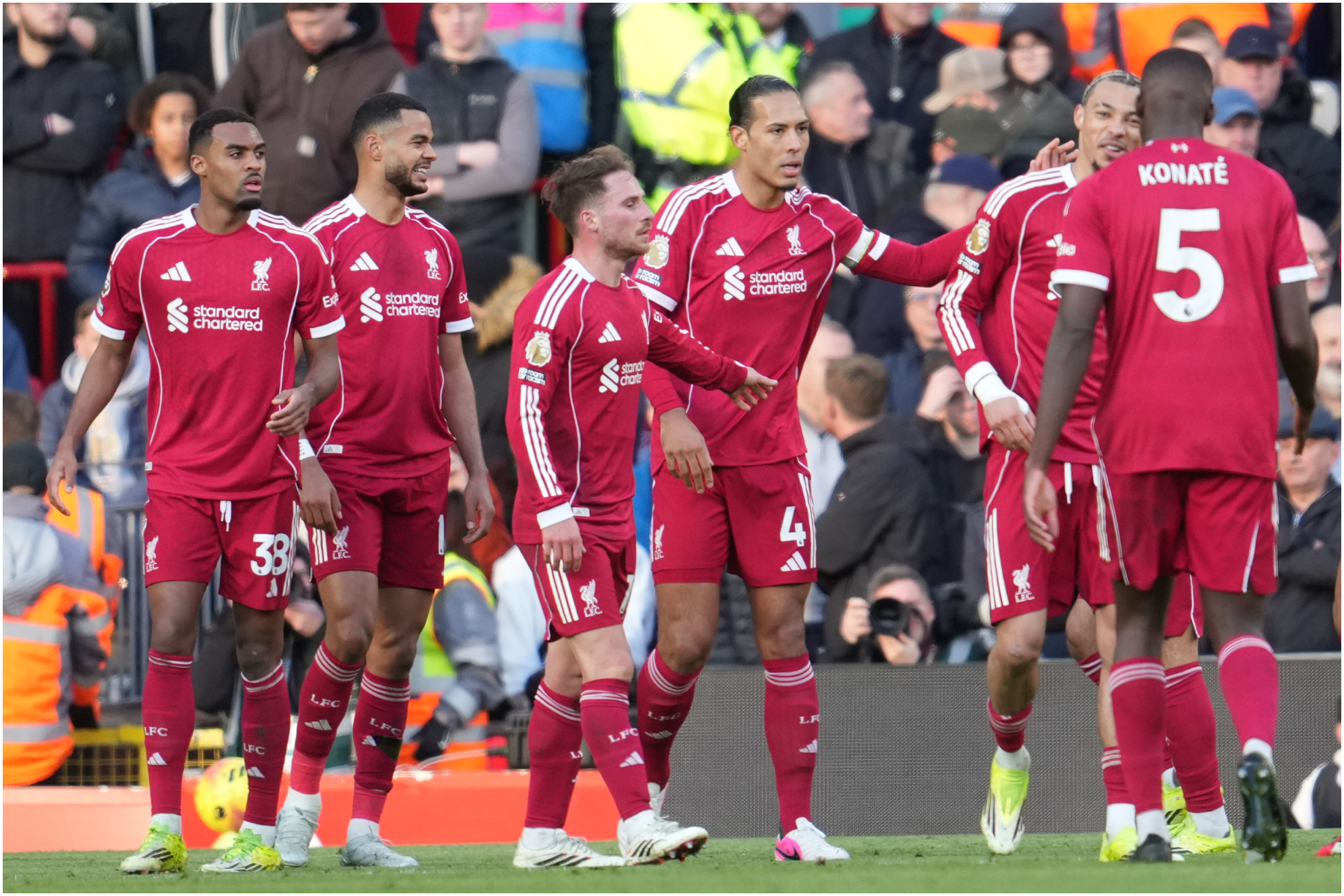 El Liverpool golea al West Ham... y diluye el 'efecto Jémez'