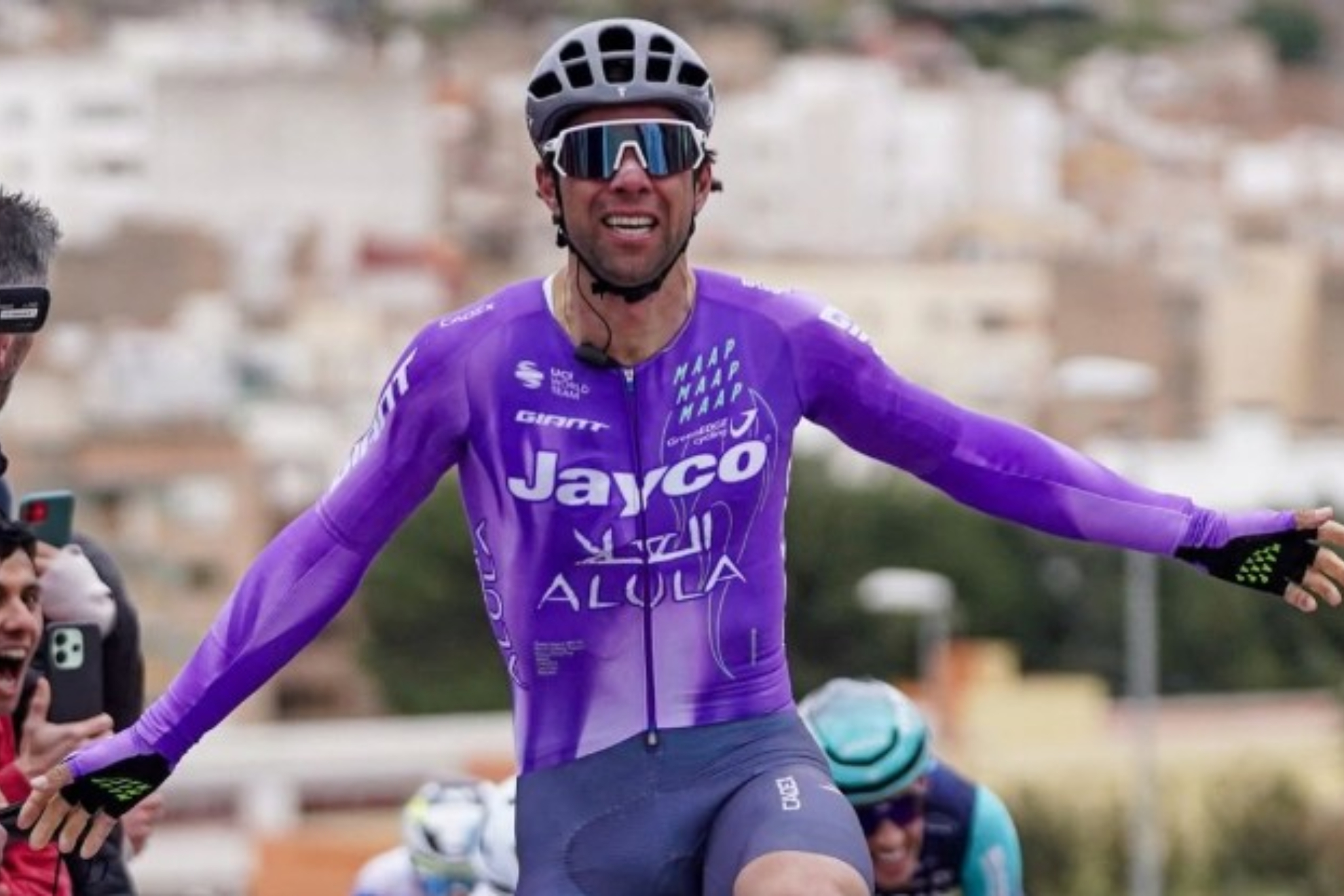Michael Matthews se fractura las dos muñecas y no estará en la París-Niza