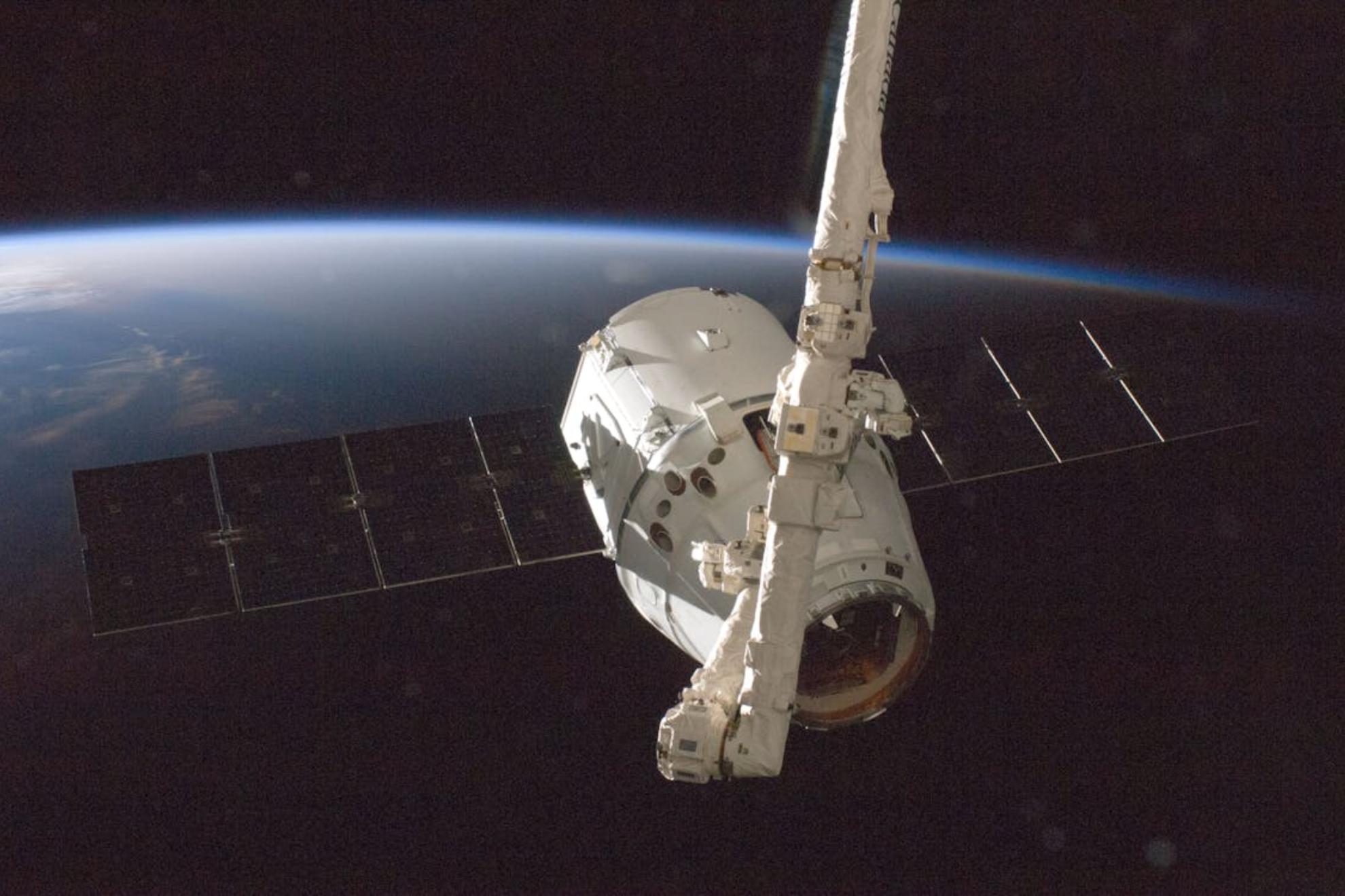 La NASA alerta del regreso a la Tierra de una nave de 600 kilos que ...