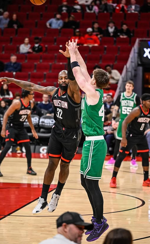 El niño de León que ata la NBA y se le escapó a España: Max Shulga pasa ...
