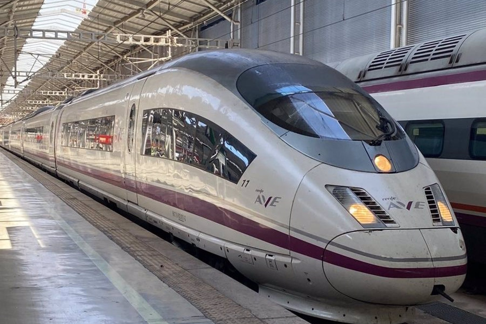 Renfe lanza sus 'Superprecios': billetes de AVE desde 15 euros y Avlo ...