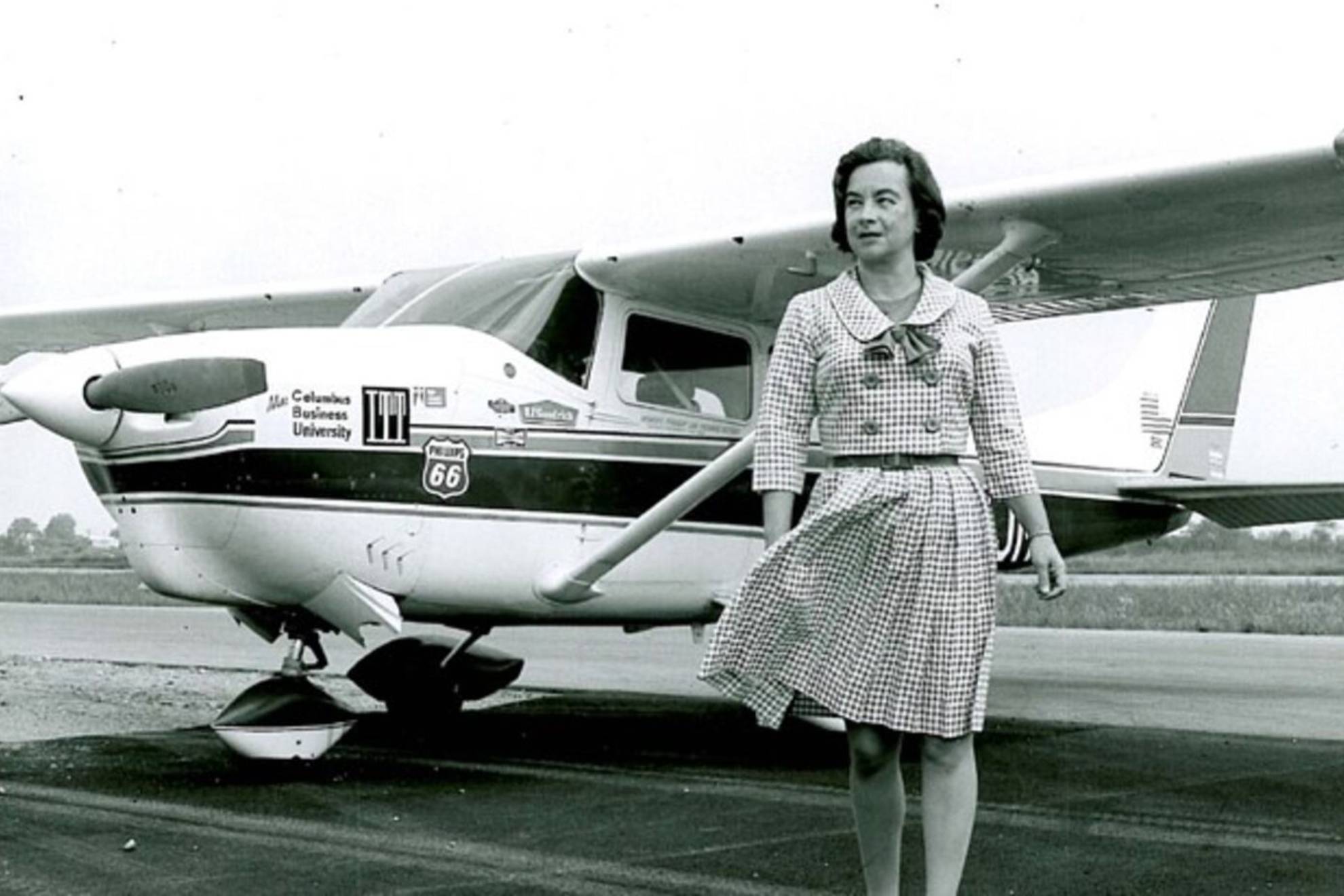 Jerrie Mock, primera mujer en dar la vuelta al mundo en avión: "Nadie ...