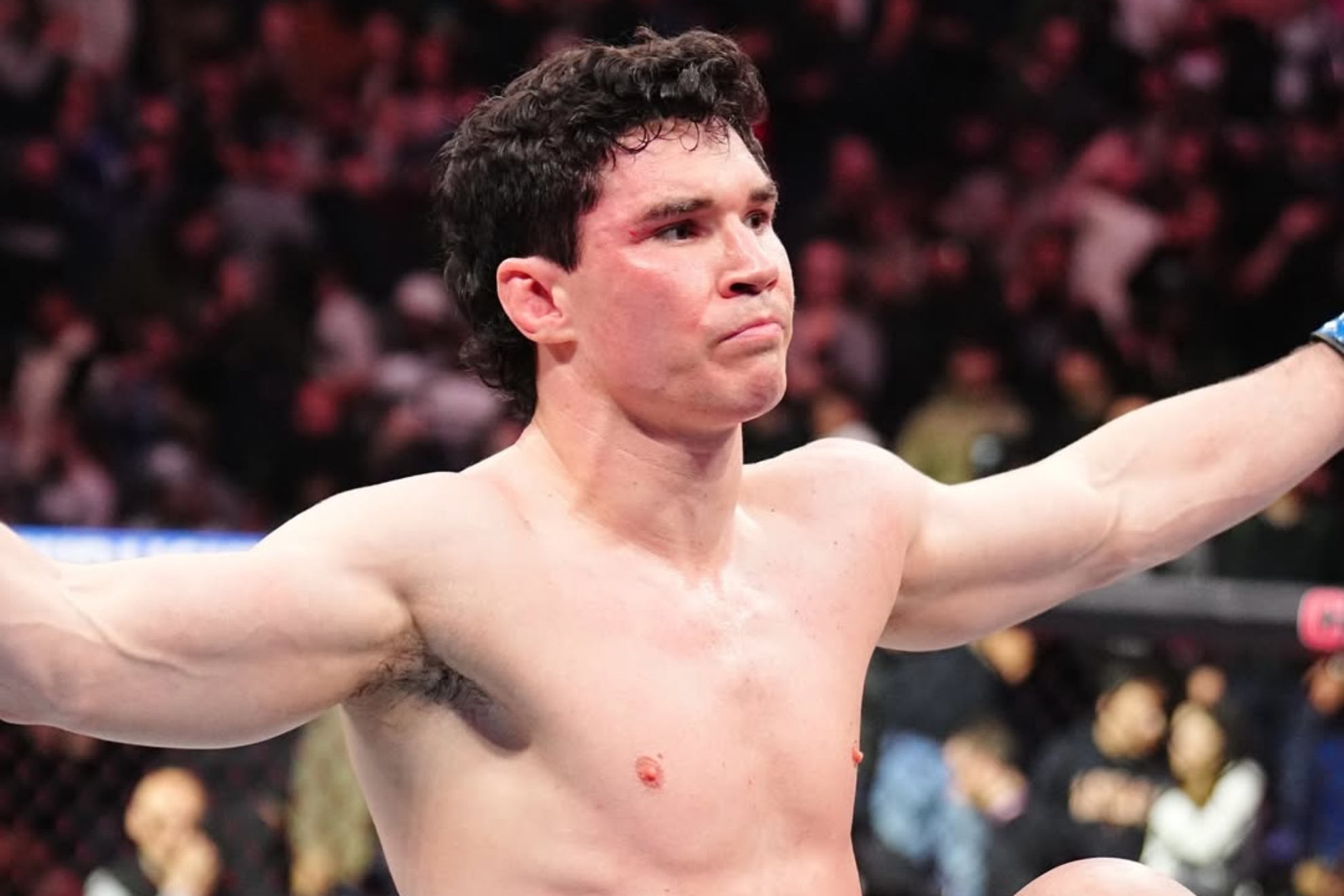 Mallot noquea a Burns el día de su retirada en un emotivo UFC Canadá