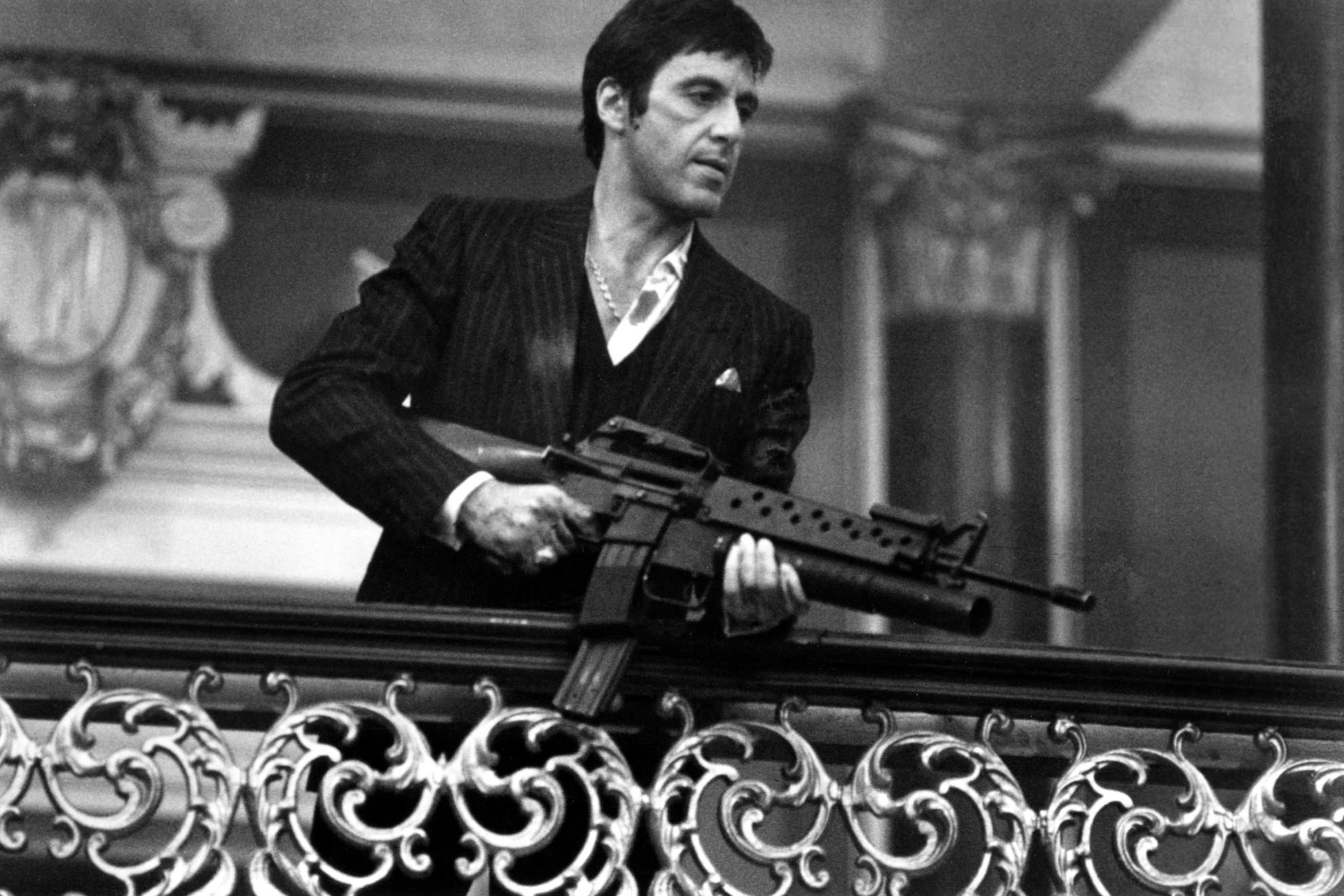 La mansión de 'Scarface', a la venta por 237 millones: ascensor de ...