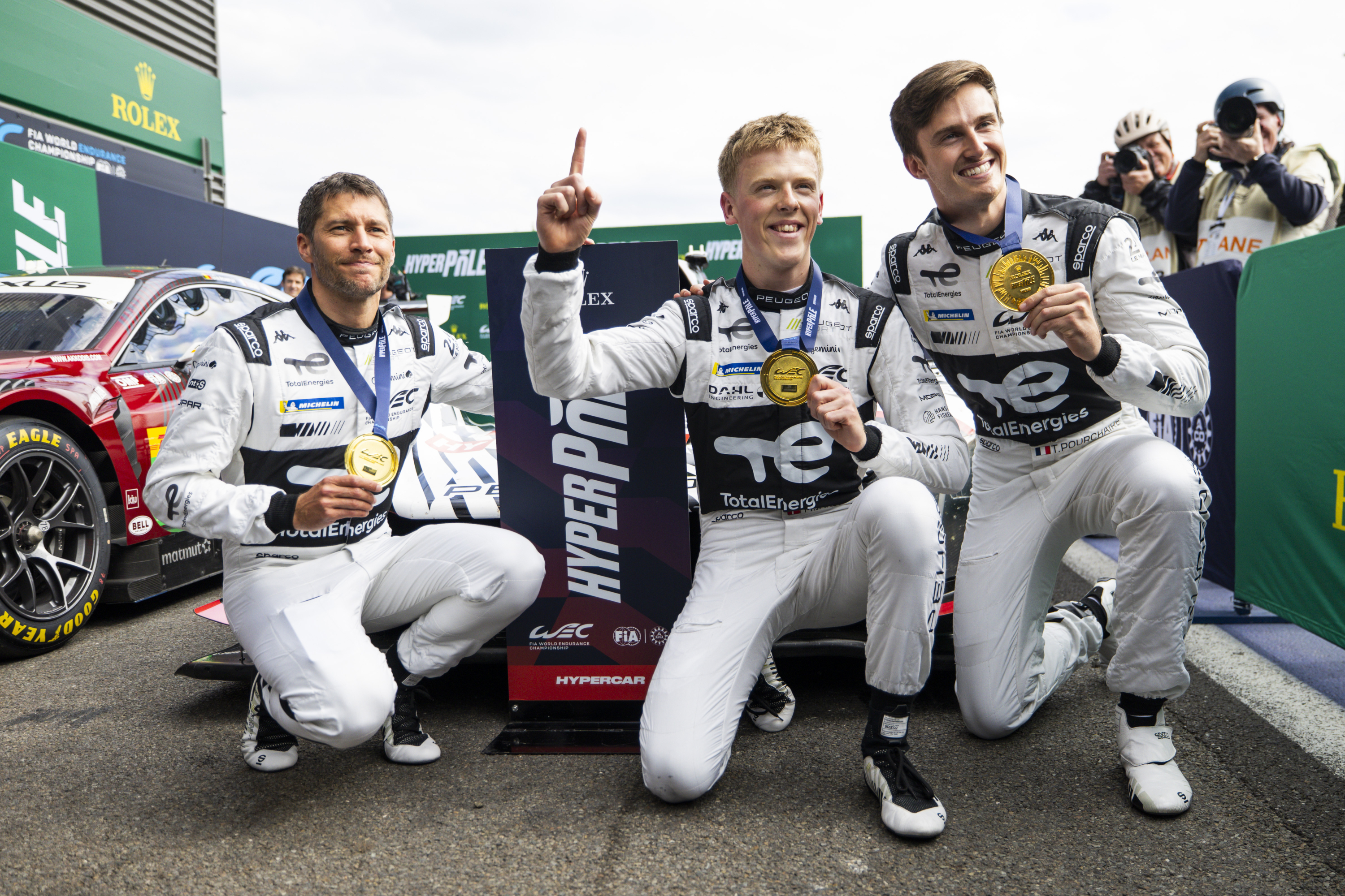Spa cambia las reglas del WEC: pole de Peugeot, Aston Martin brilla ...