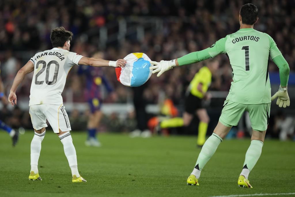 Lo que no se ve del Clásico: el bolso de Lamine, la emoción de Flick ...