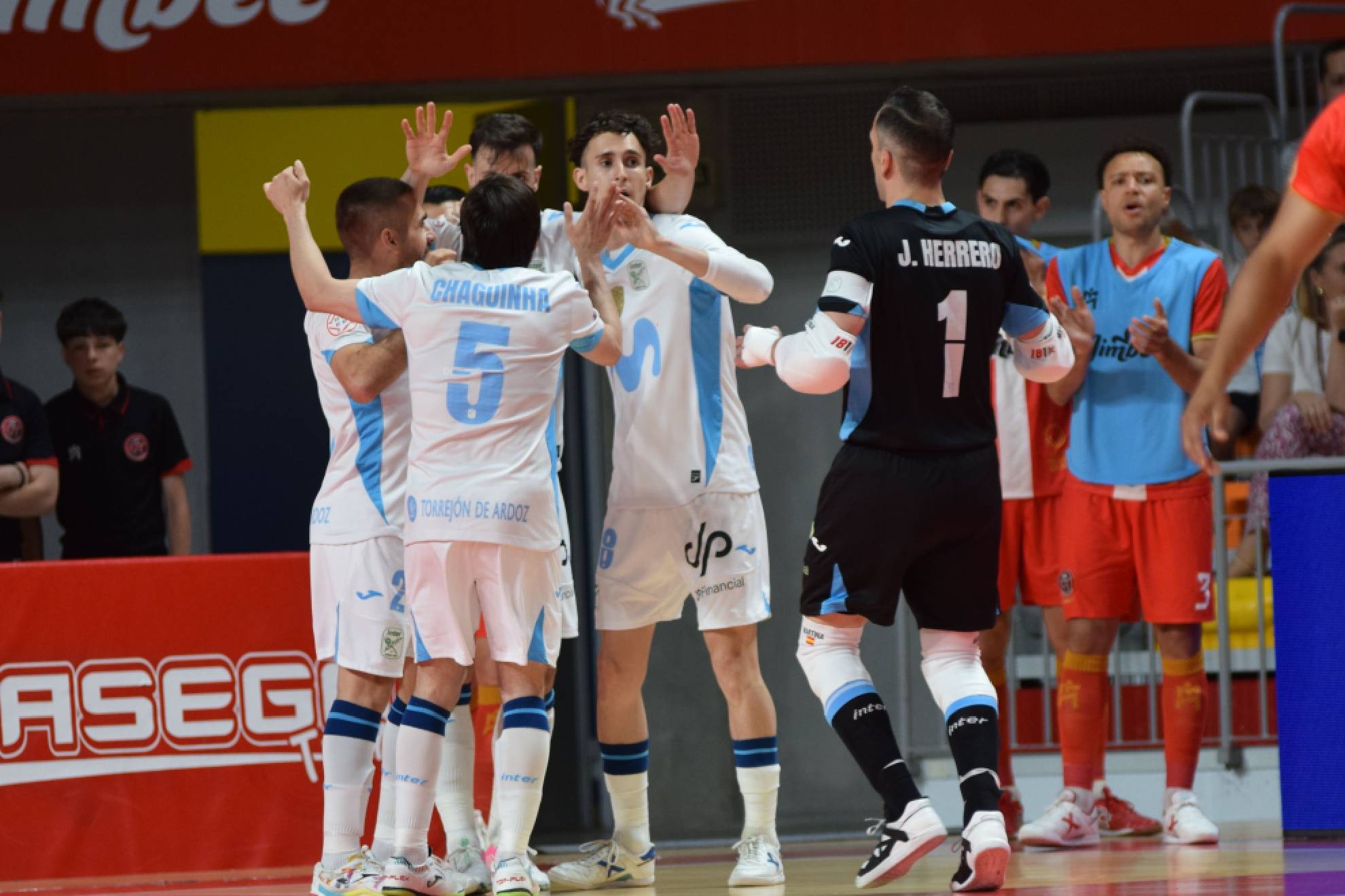 Movistar Inter gana el 'clásico' de los 'playoffs' de cuartos a Jimbee ...