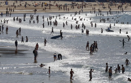 La Ley de Costas lo confirma: restringir el uso general de la playa y ...
