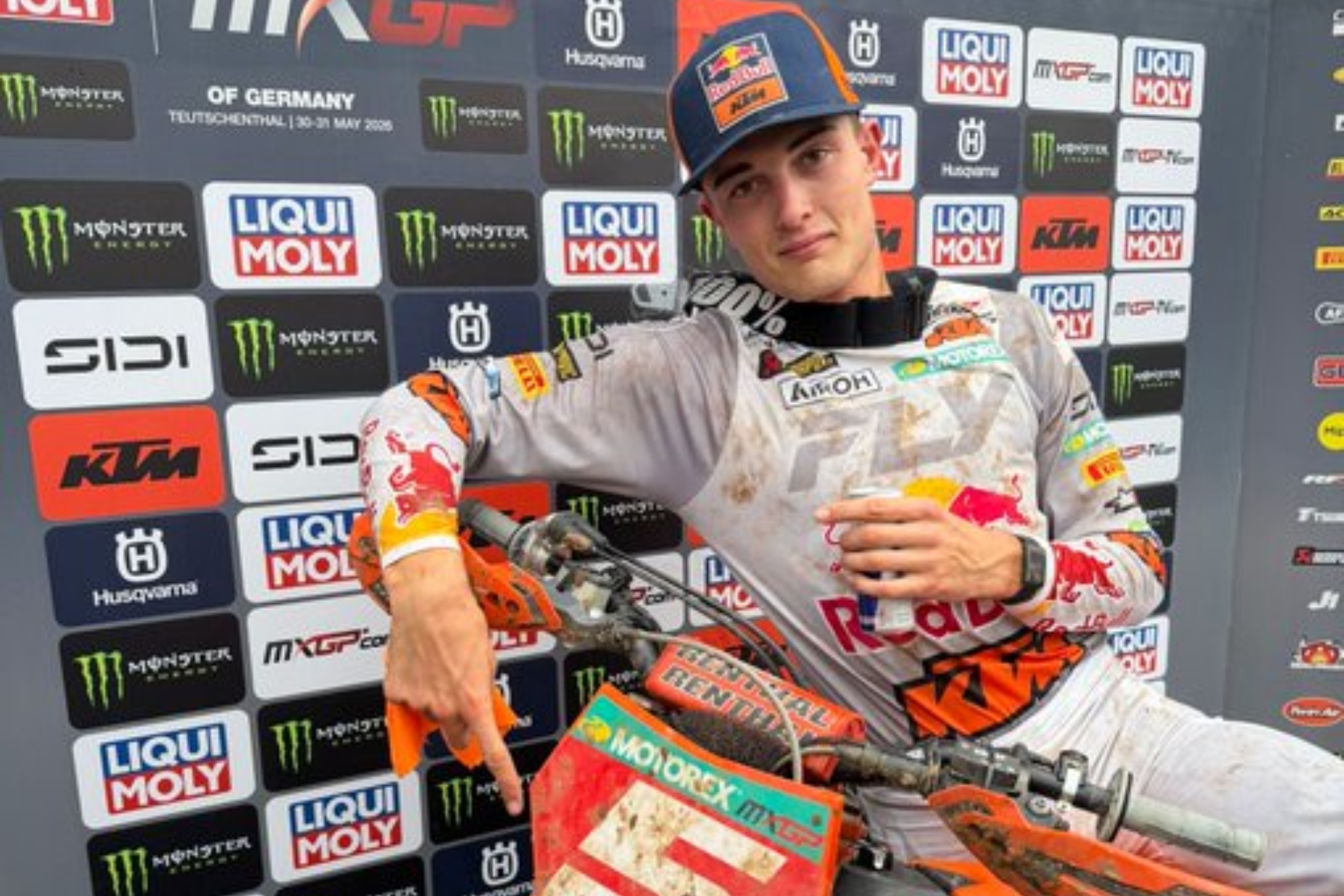 Lucas Coenen mete la directa hacia la corona de MXGP y Rubén Fernández ...