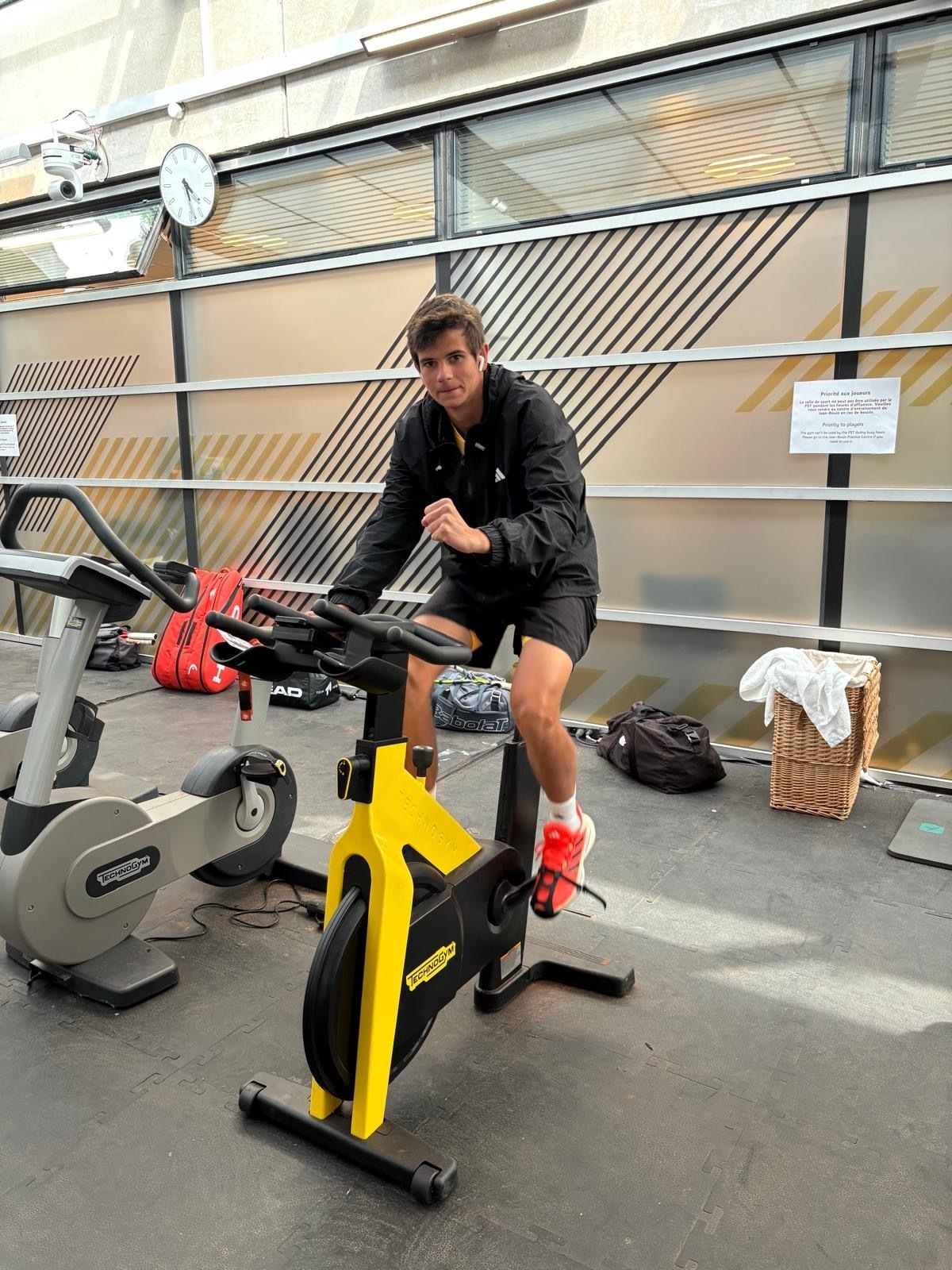 El primer viaje de Rafa Jódar a París, en imágenes